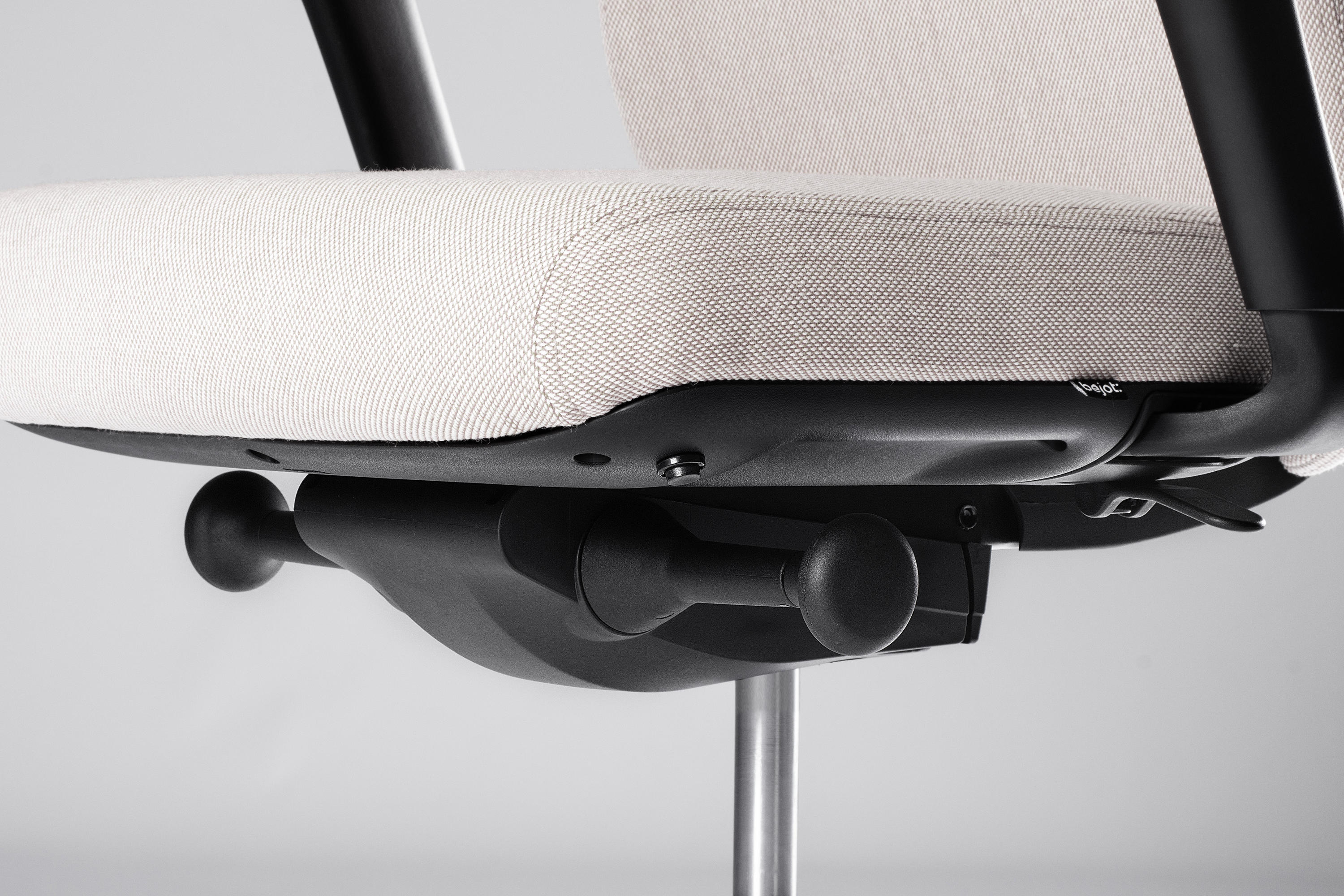 BELT | BE102 - Office chairs from Bejot | Architonic