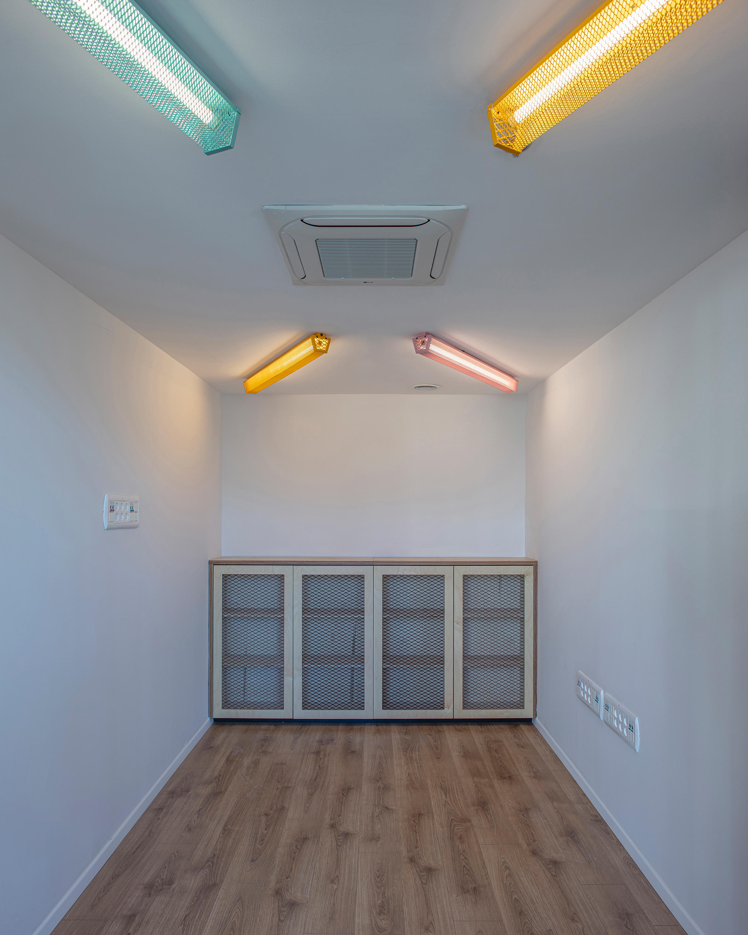 Linear Pendants | Ultra Mariner | Architonic