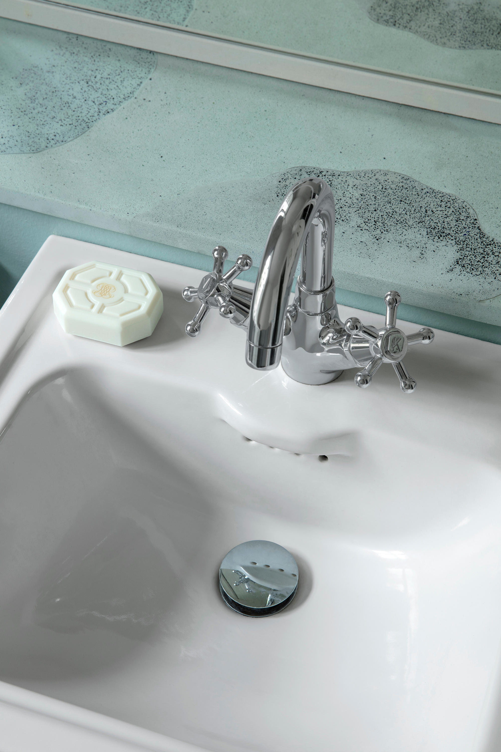 Christiansborg built-in Faucet with swivel spout S200mm | Architonic