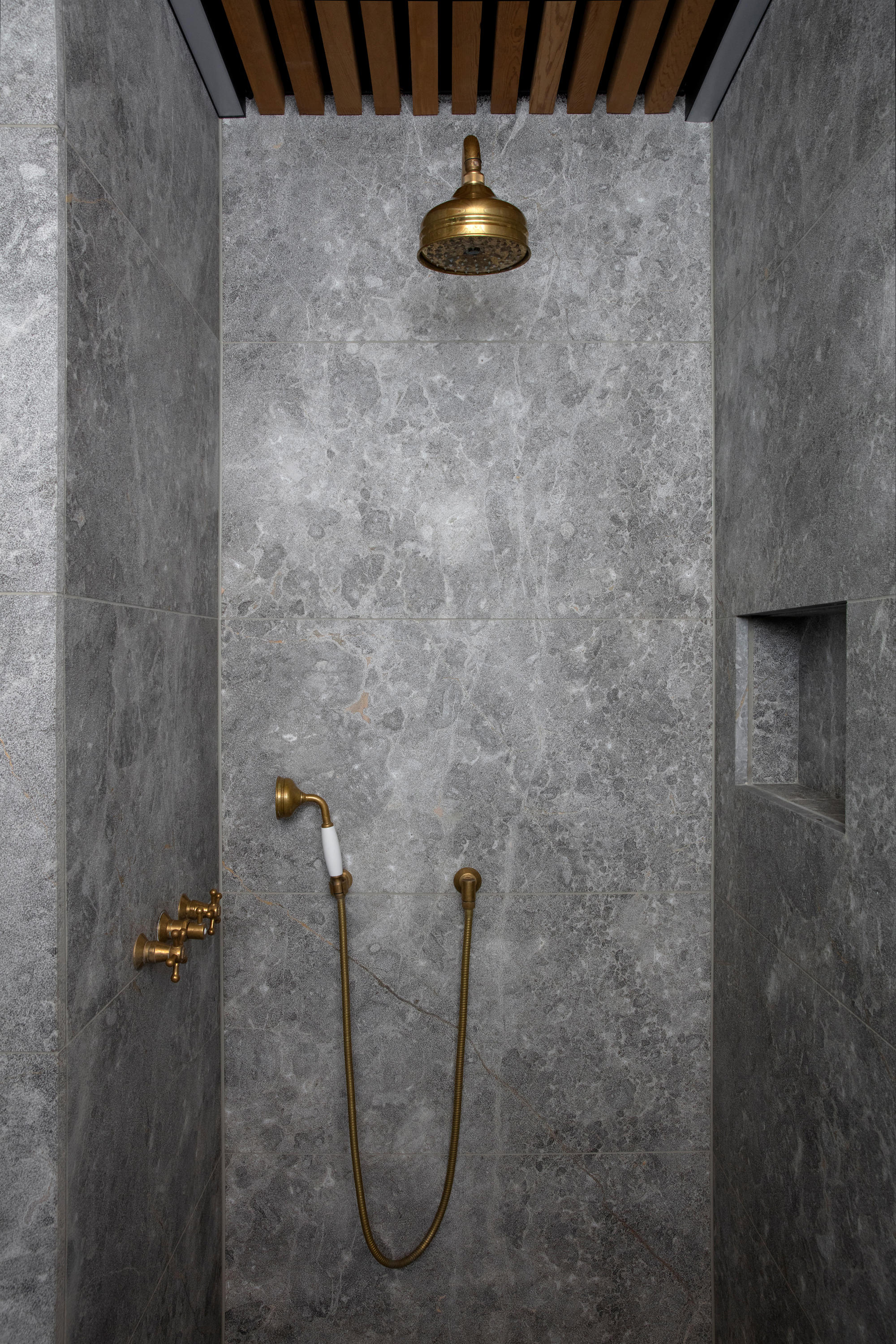 Christiansborg built-in basin Faucet with 200mm fixed spout | Architonic