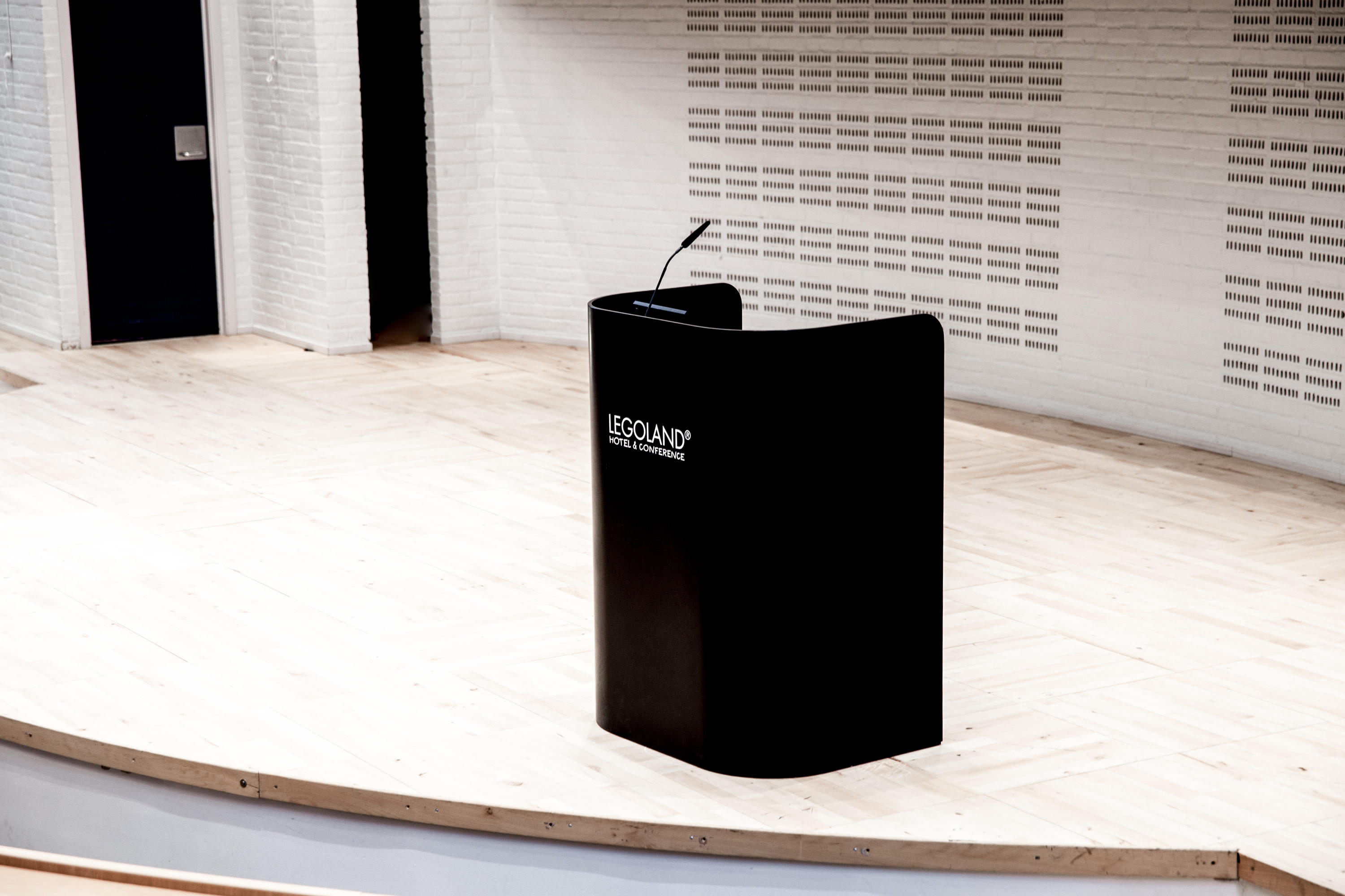 Grape LECTERN 2 - Podium Corian® | Architonic