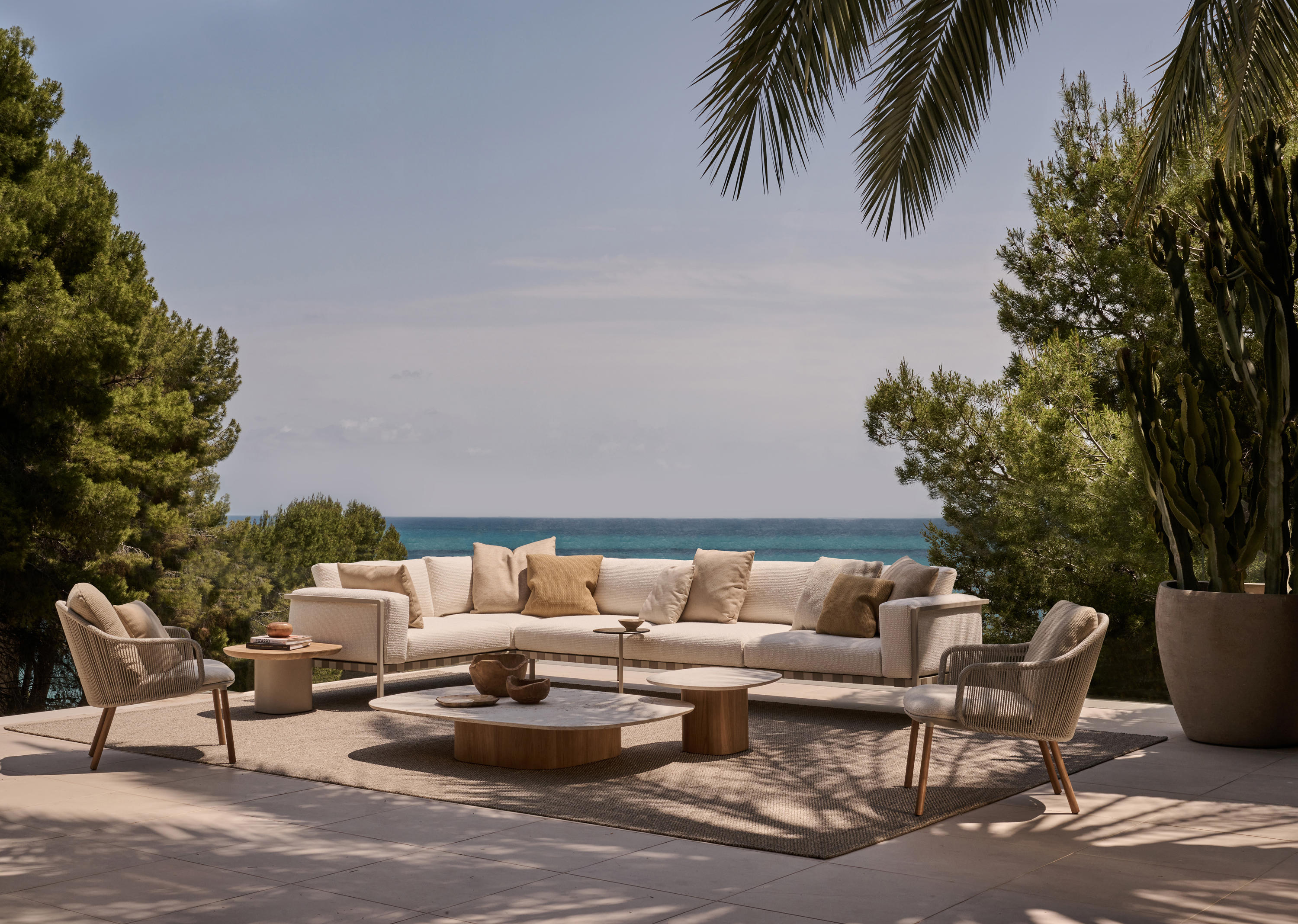 Mare side table dia 48 h 40/50 cm | Architonic