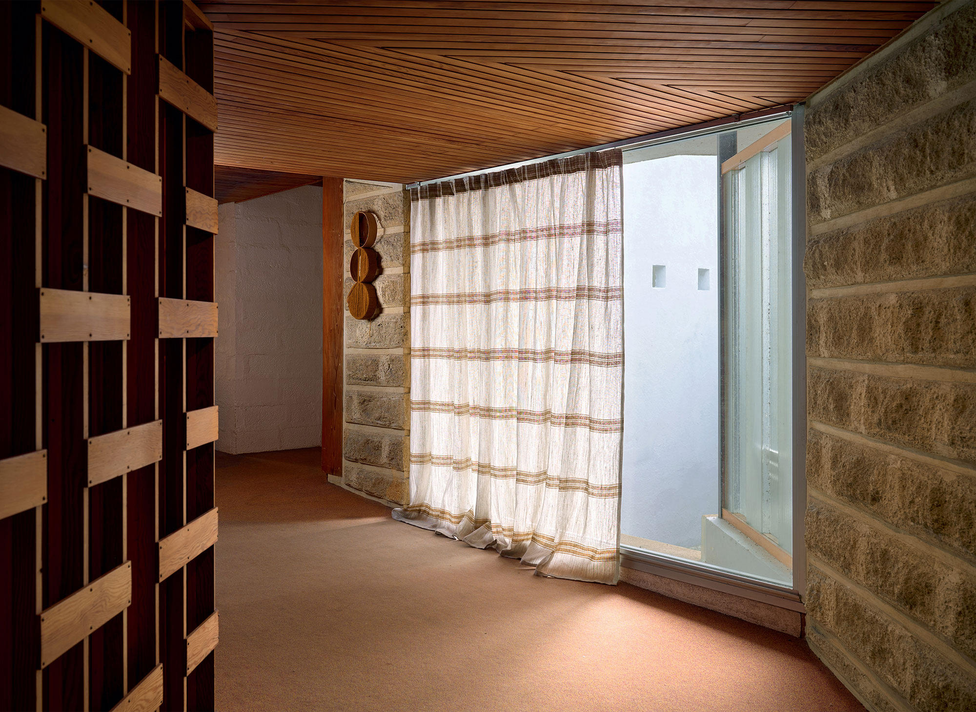 Sweden | Après l'aube | LI 907 21 | Architonic