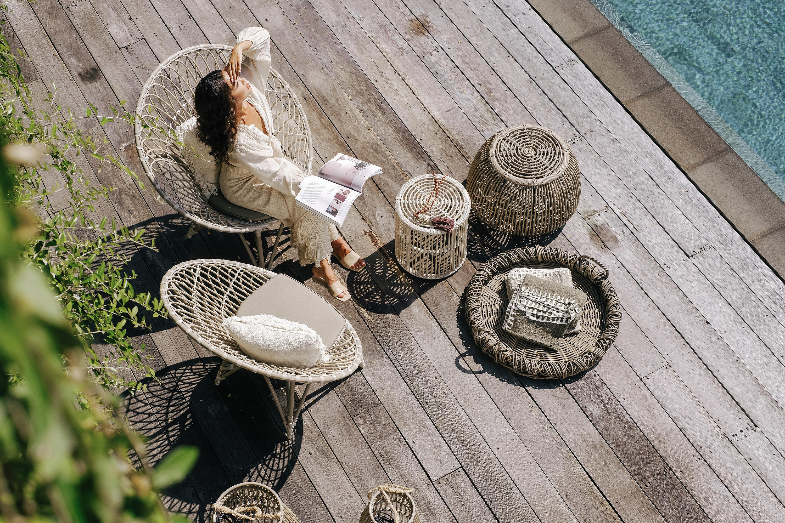 Bizarre Curve Side Table | Architonic