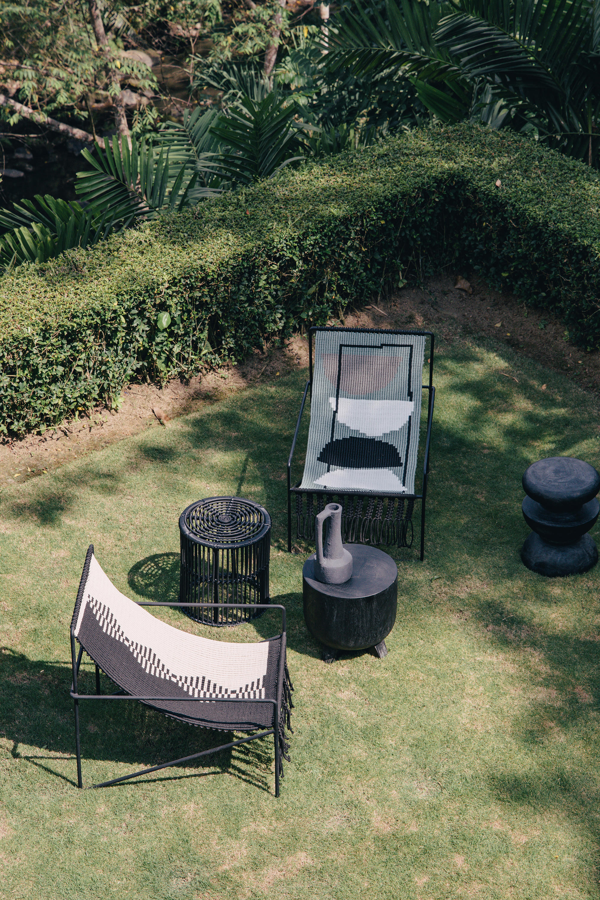 Bizarre Curve Side Table | Architonic