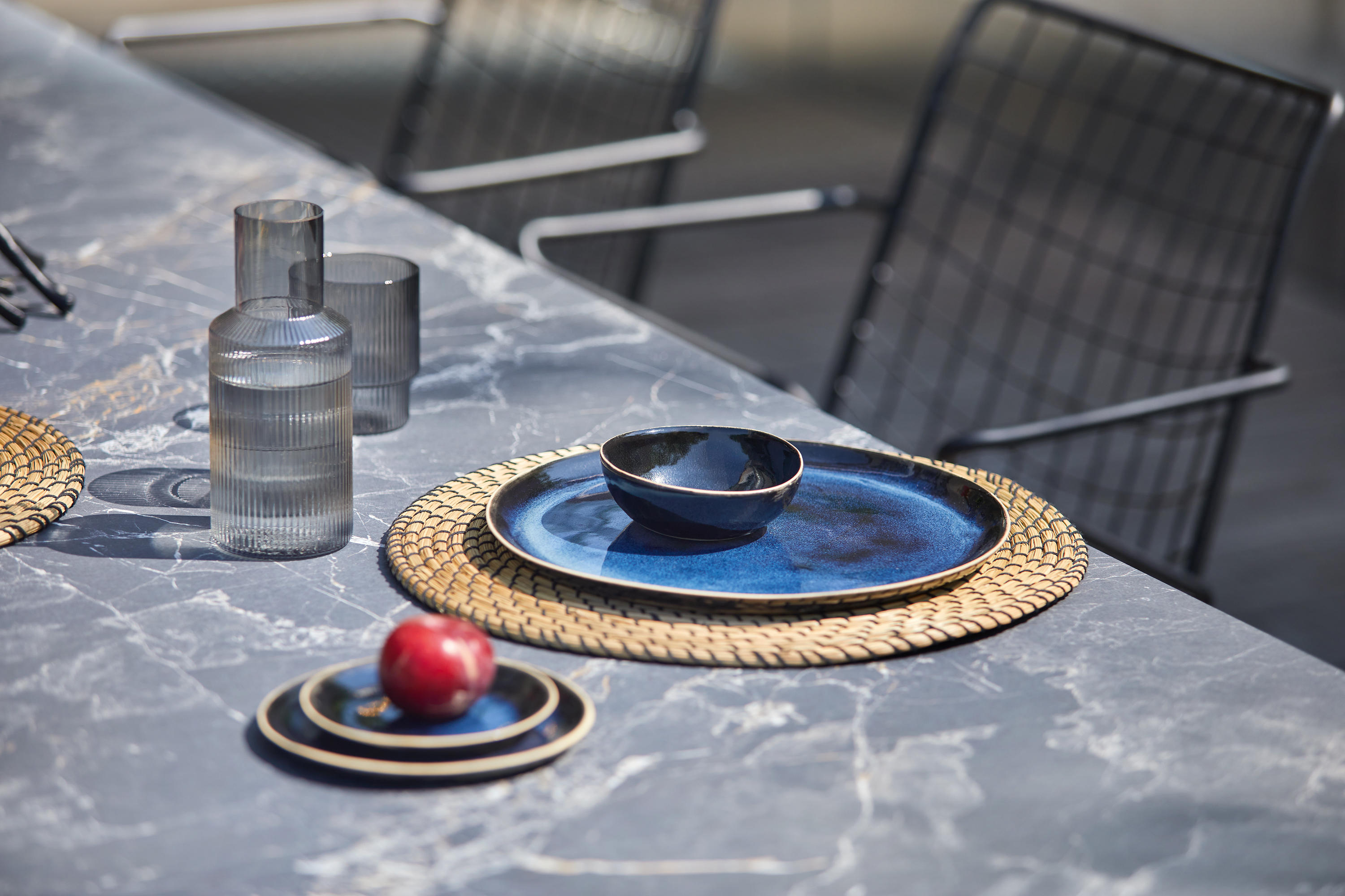 Slope Table, 120 ø, Tabletop HPL | Architonic