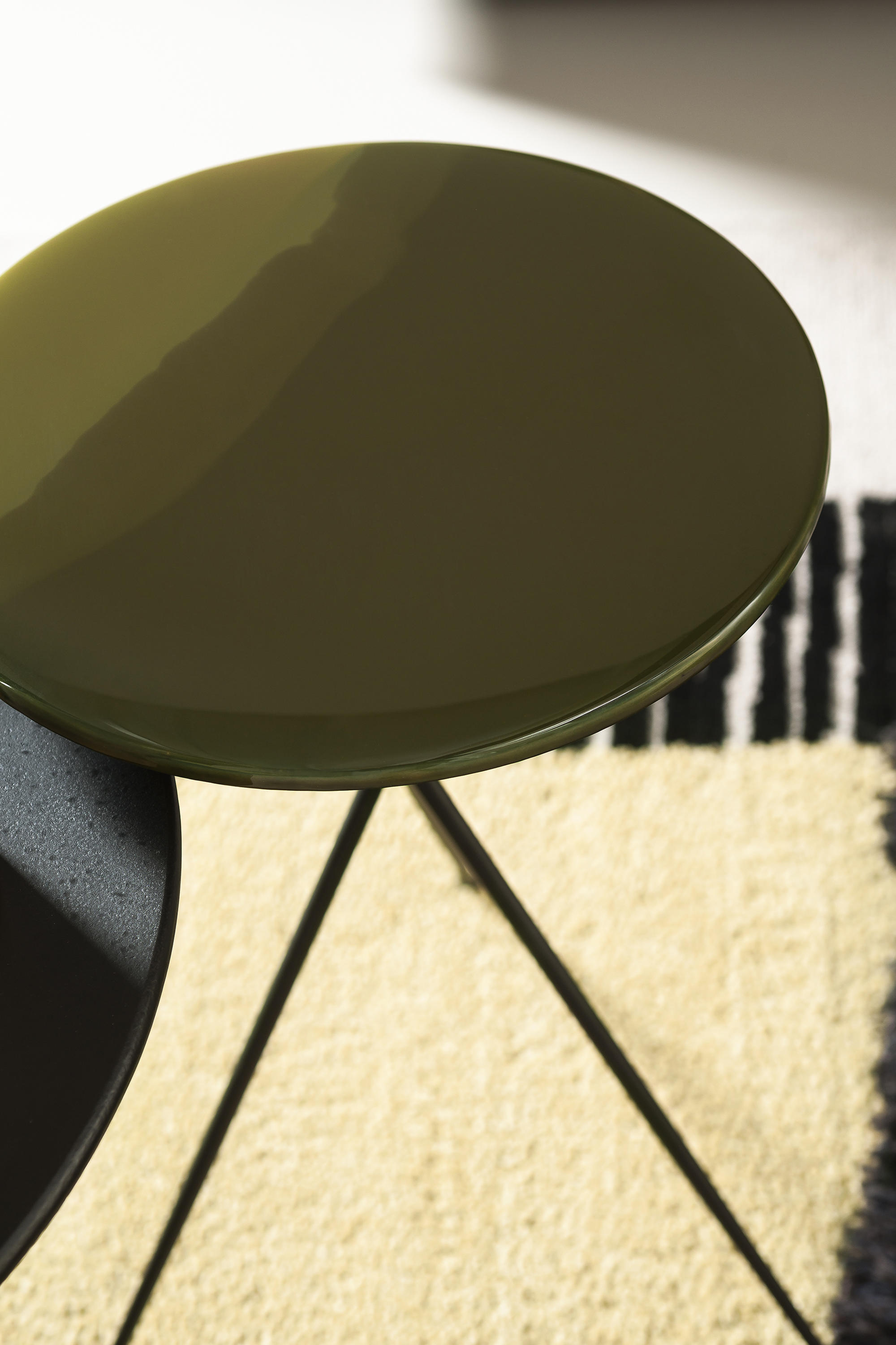 LIQUID Small table & designer furniture | Architonic