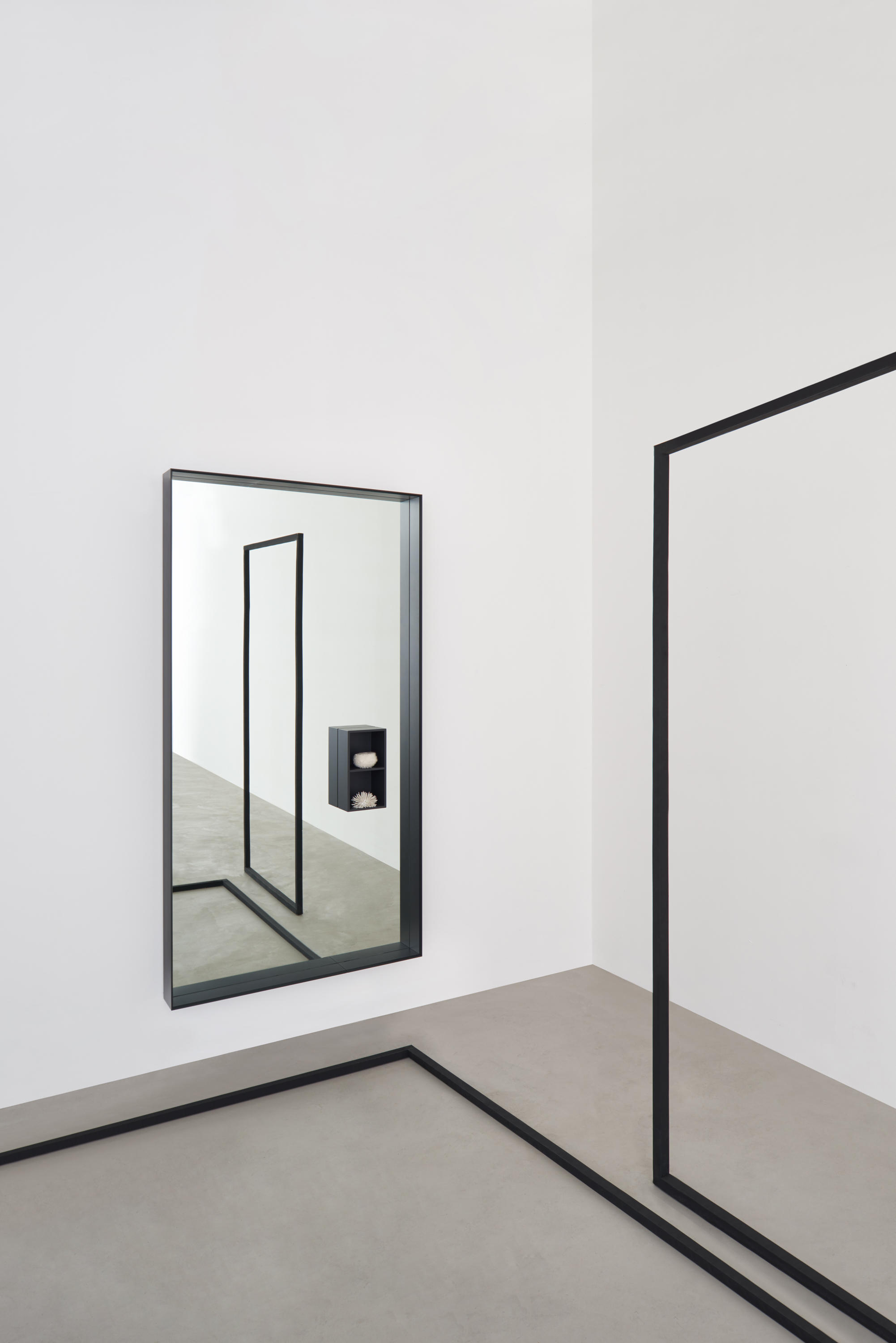 MIR | MIRROR - Mirrors from Desalto | Architonic