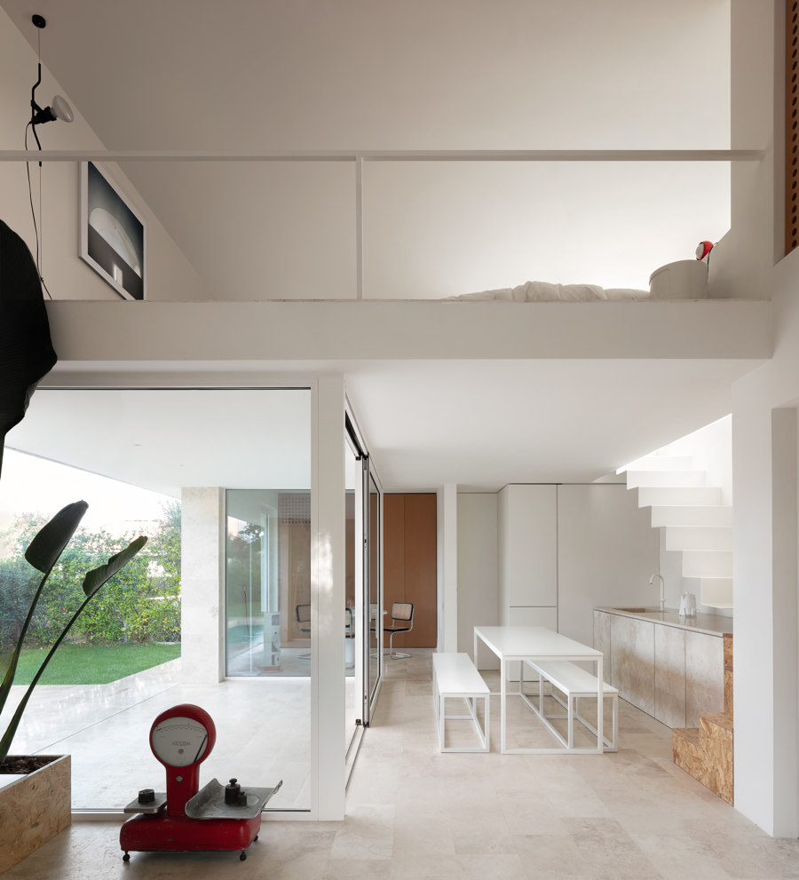 STONEHOUSE by Michela Ekstrom | Detached houses