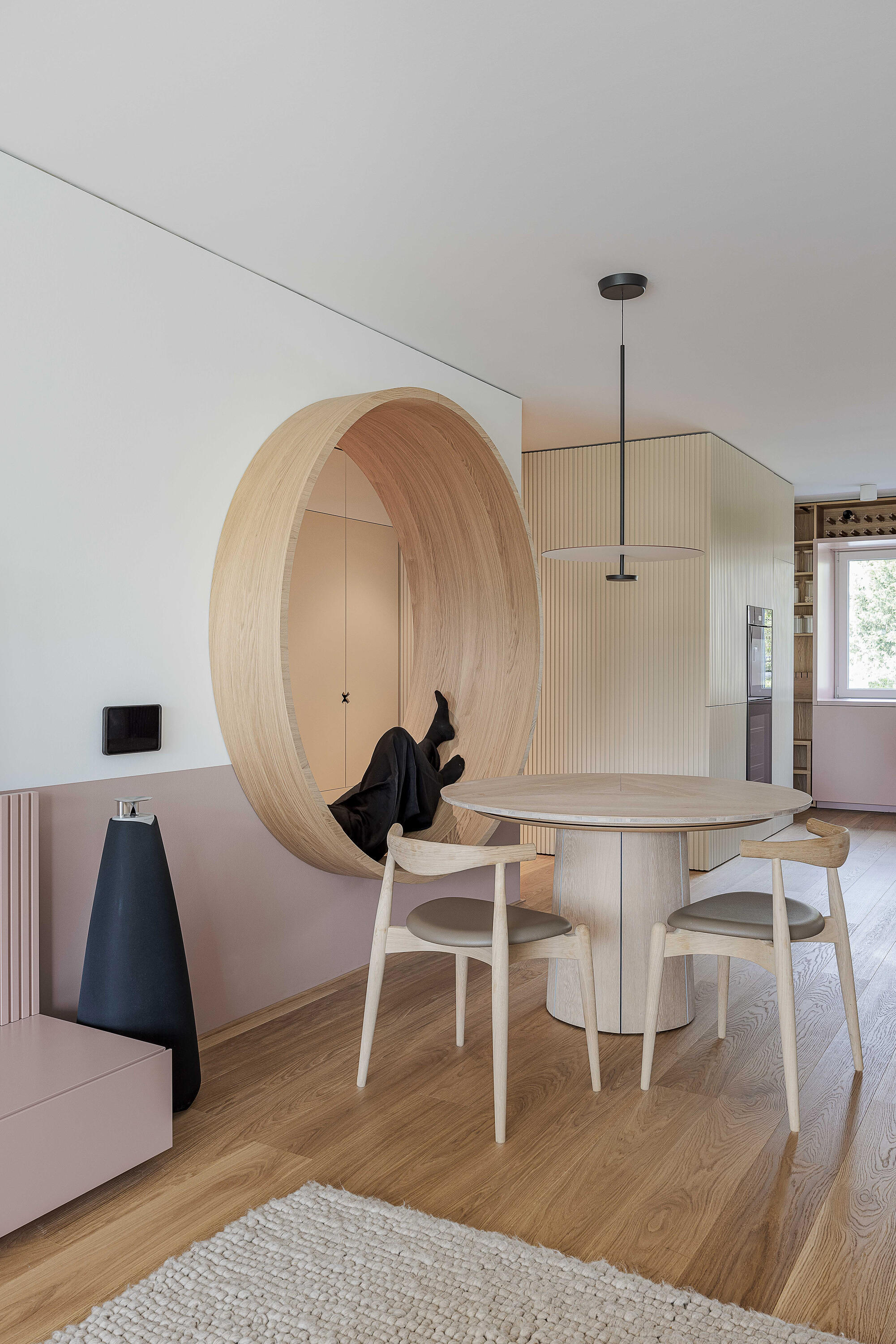 Nidau Apartment von BEEF Architekti | Wohnräume