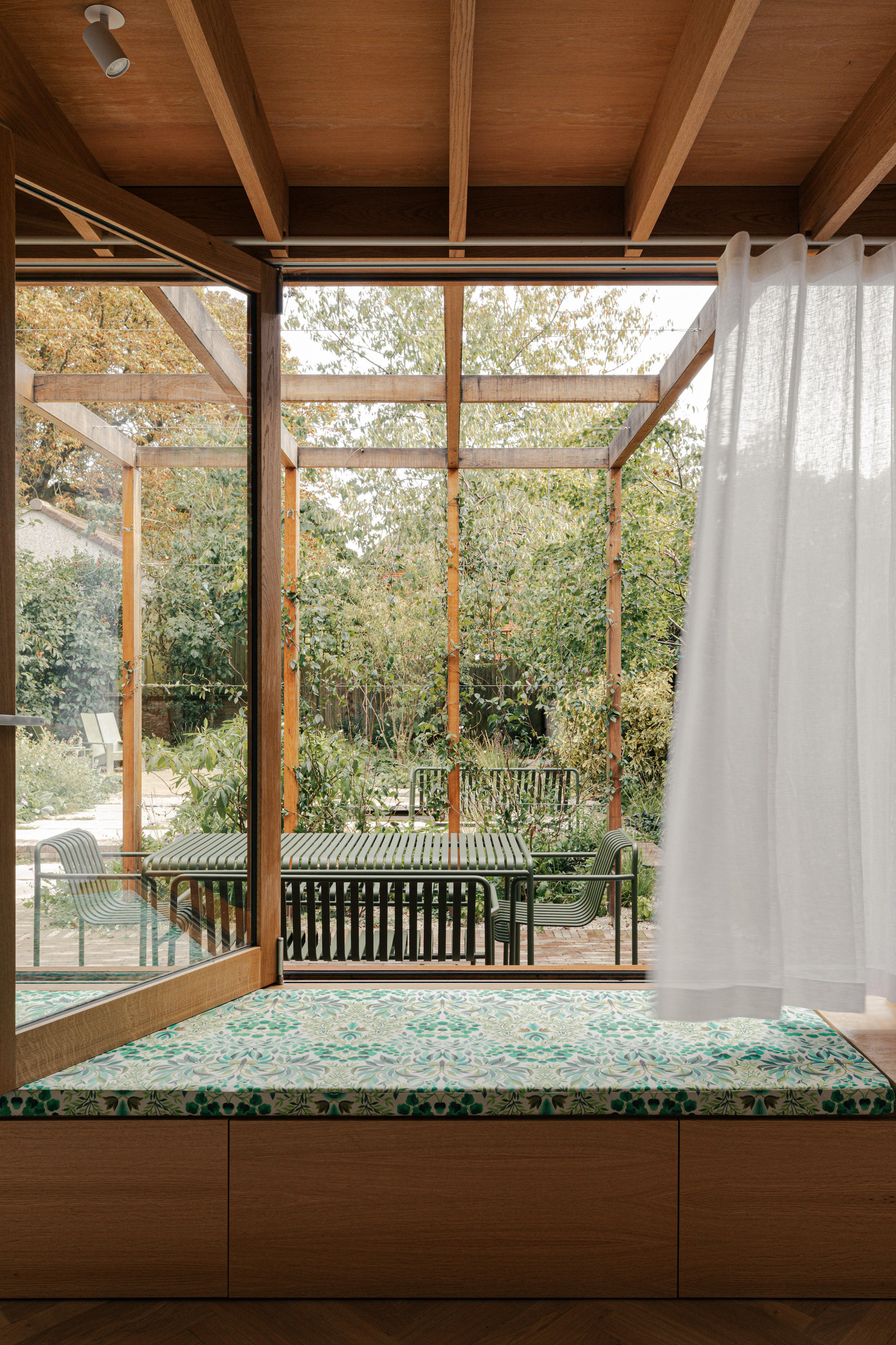 Newton Park Place by ROAR | Detached houses