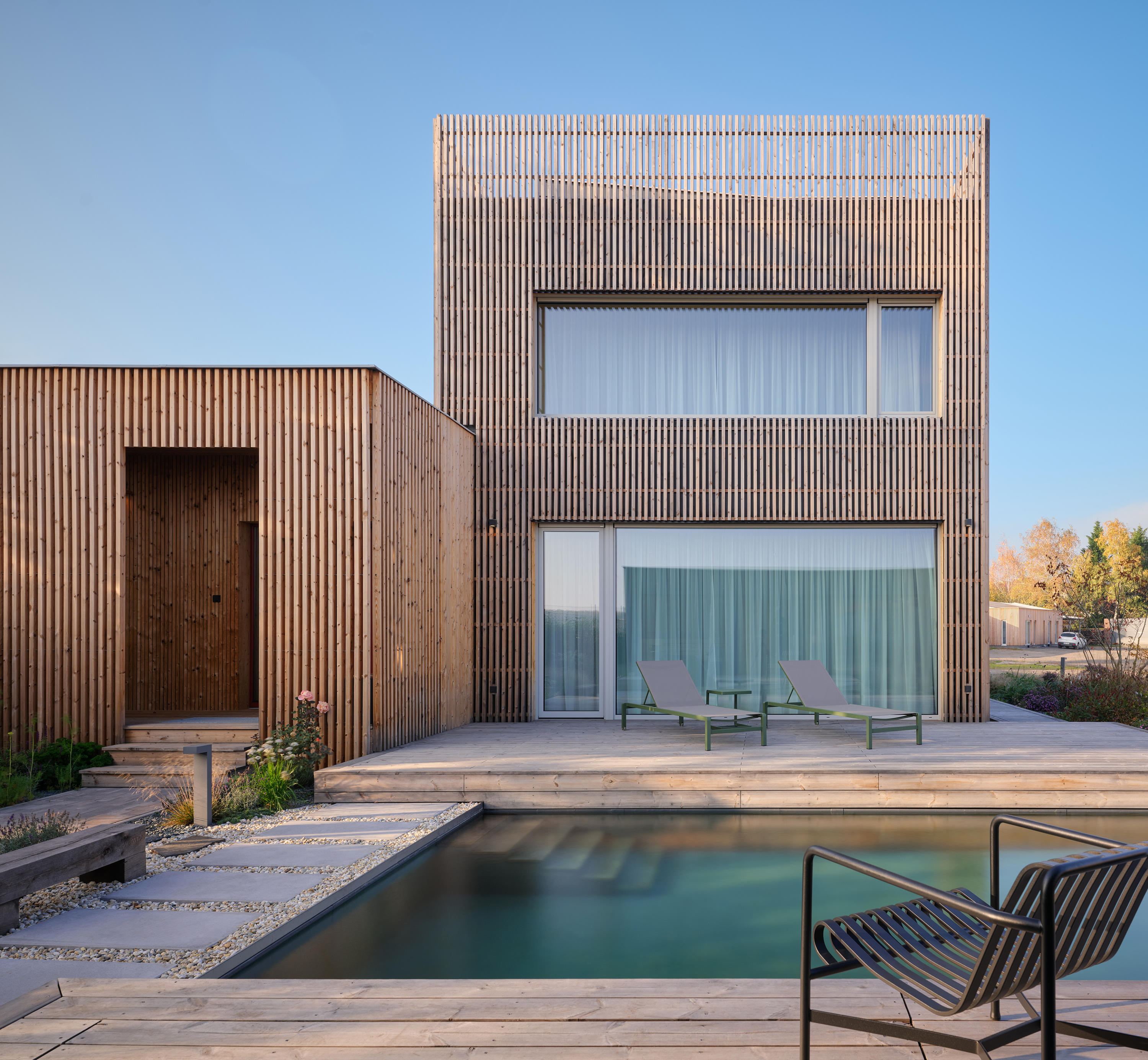 Family and Company Headquarters Eko modular by Eko modular | Detached ...