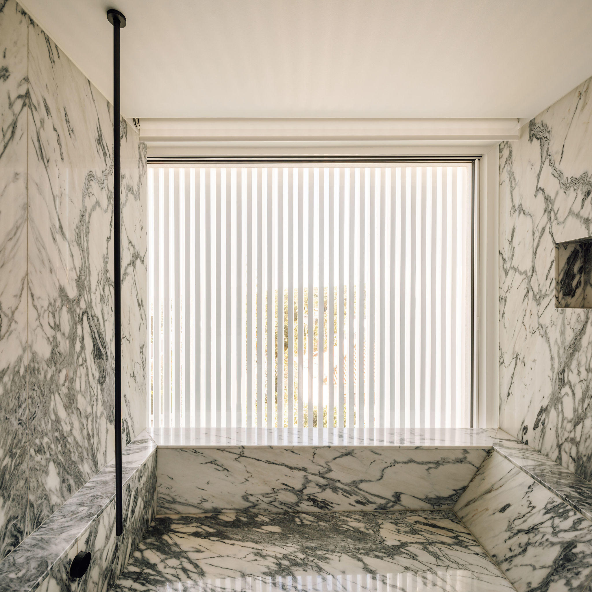 Restelo MGR House by João Tiago Aguiar Arquitectos | Detached houses