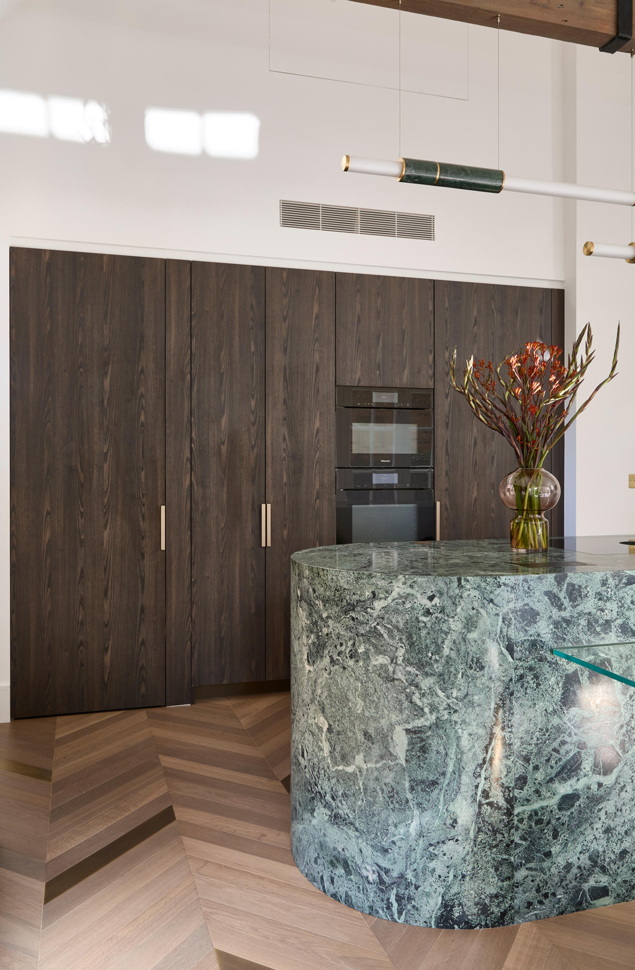 Sloane Building conversion, in Chelsea, London by Poggenpohl | Bar ...