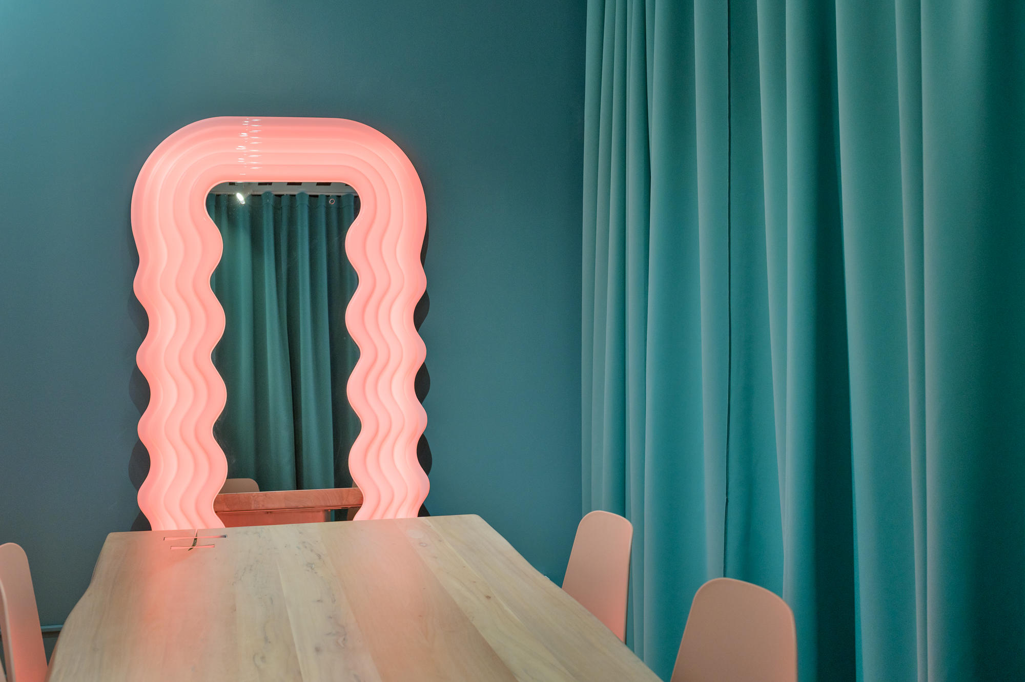 Soho Office by Olbos Studio | Office facilities