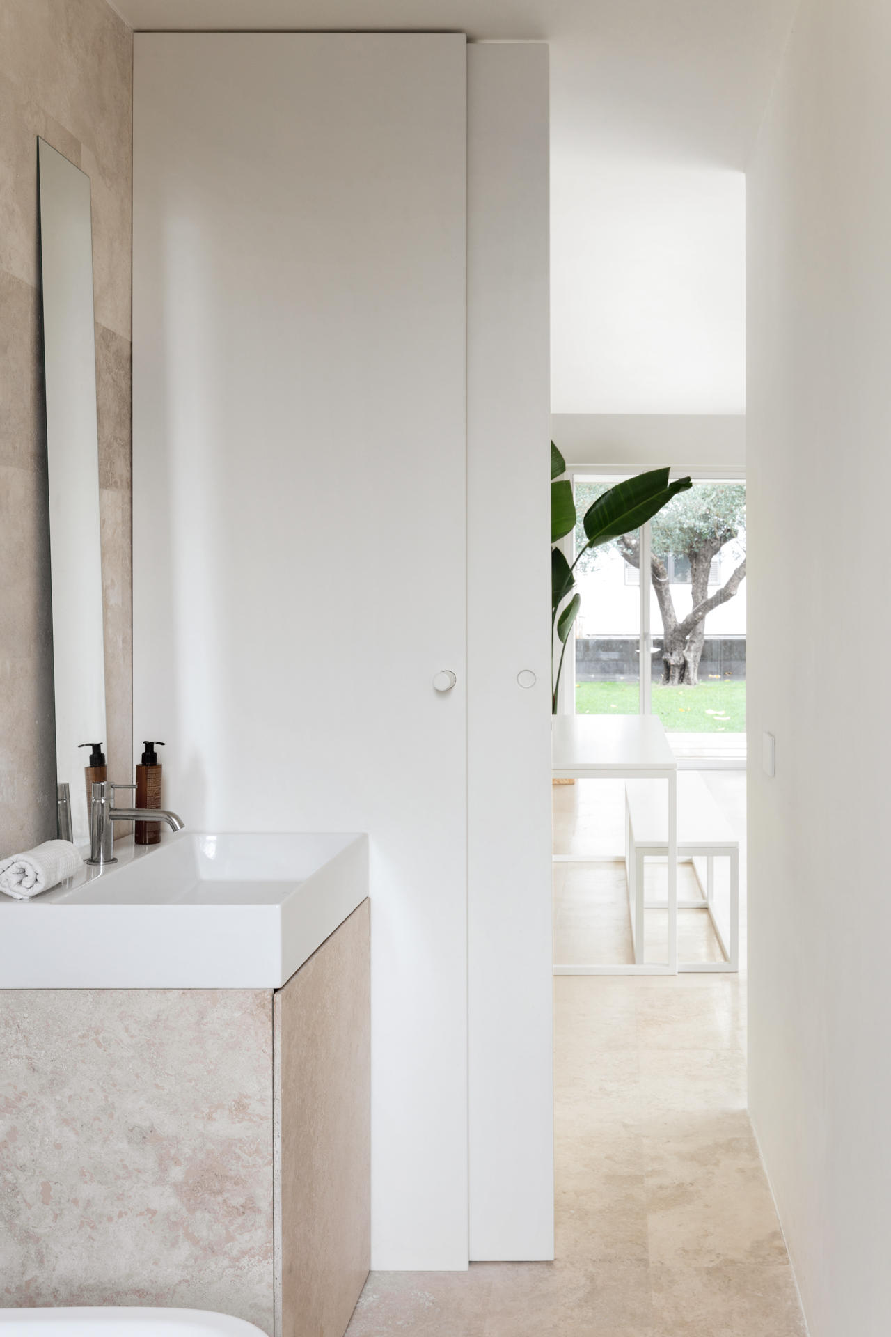 STONEHOUSE by Michela Ekstrom | Detached houses