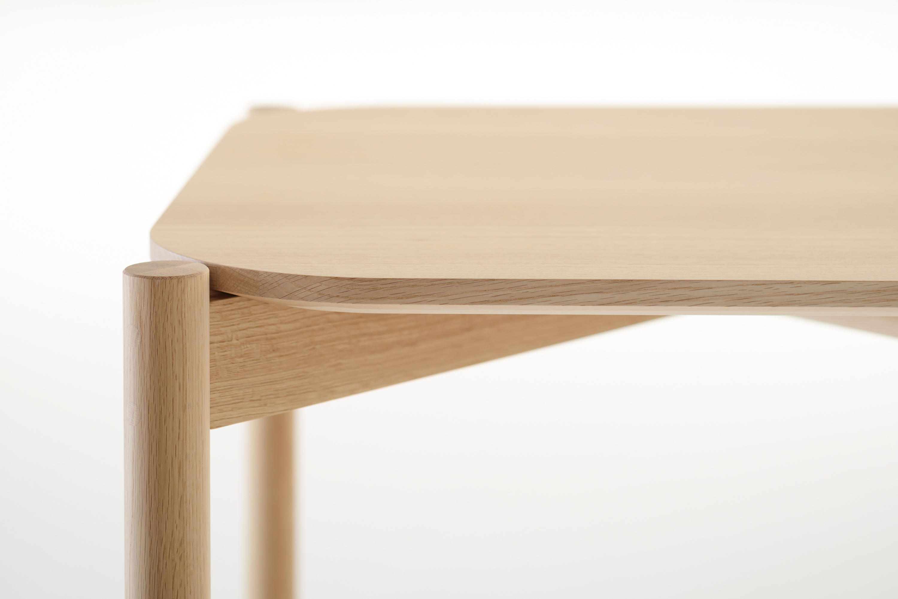 Castor Table 150 & designer furniture | Architonic