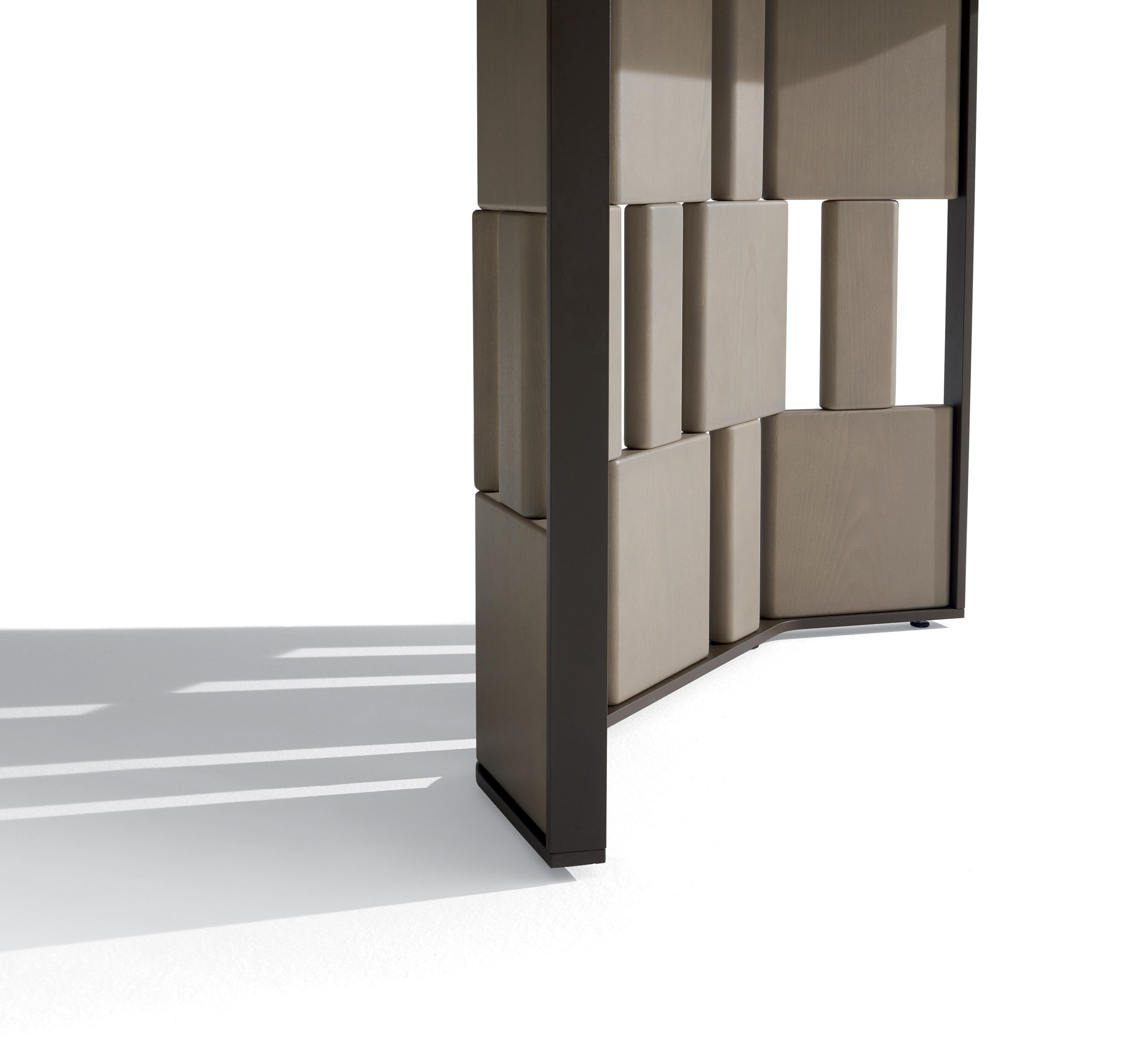 BREAK TABLE - Dining tables from Giorgetti | Architonic