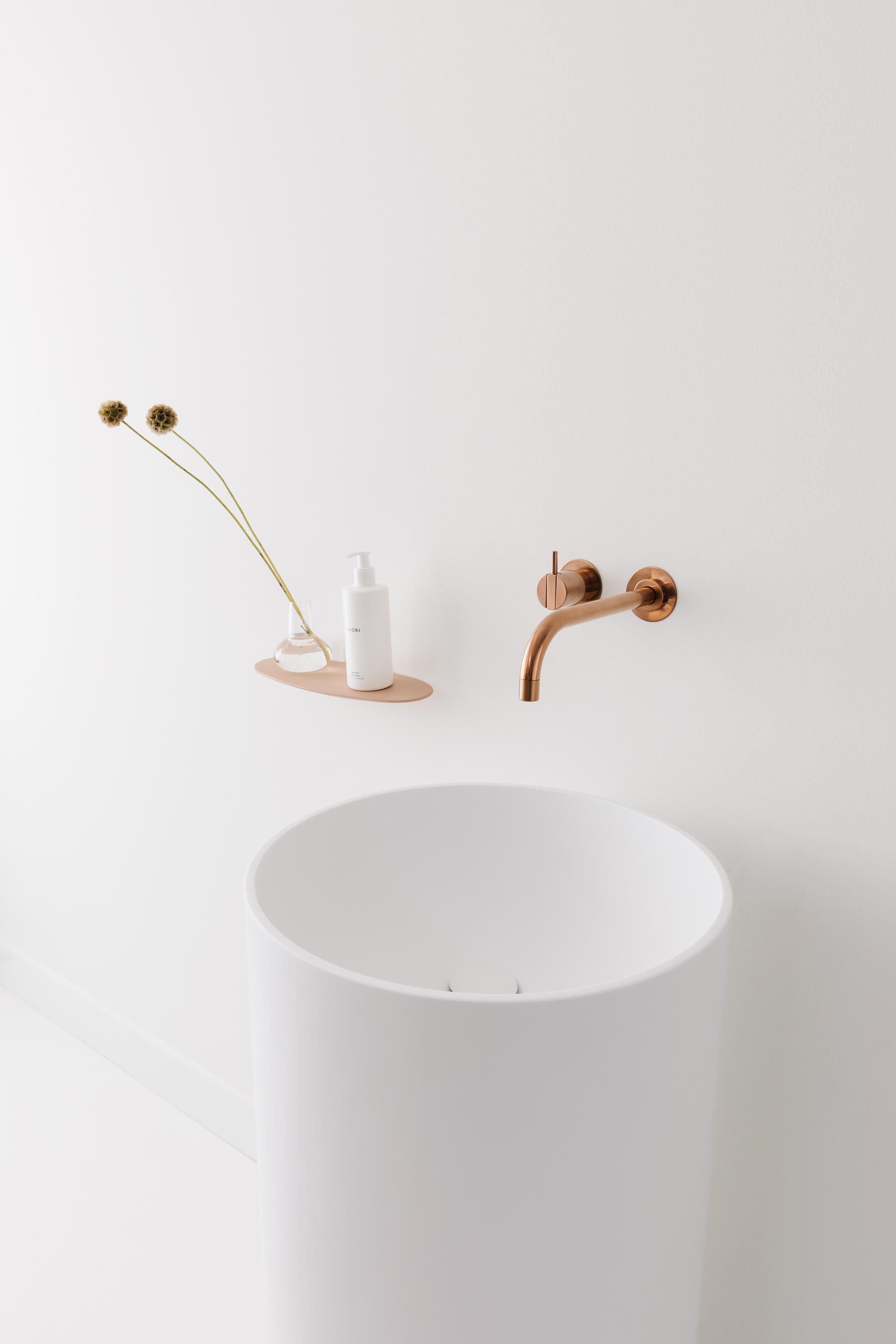 POSE PILAR - Wash basins from Not Only White | Architonic