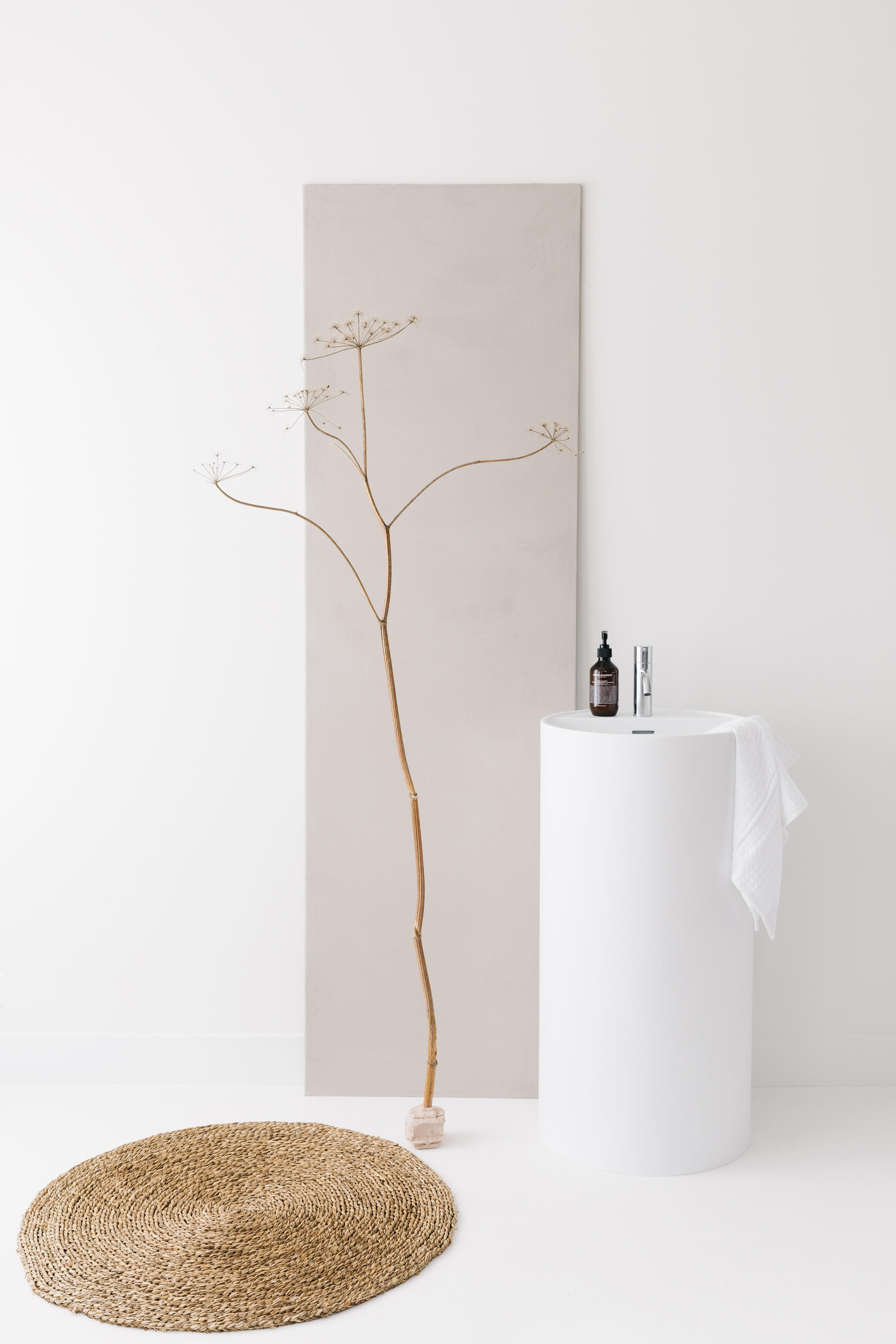 POSE PILAR - Wash basins from Not Only White | Architonic