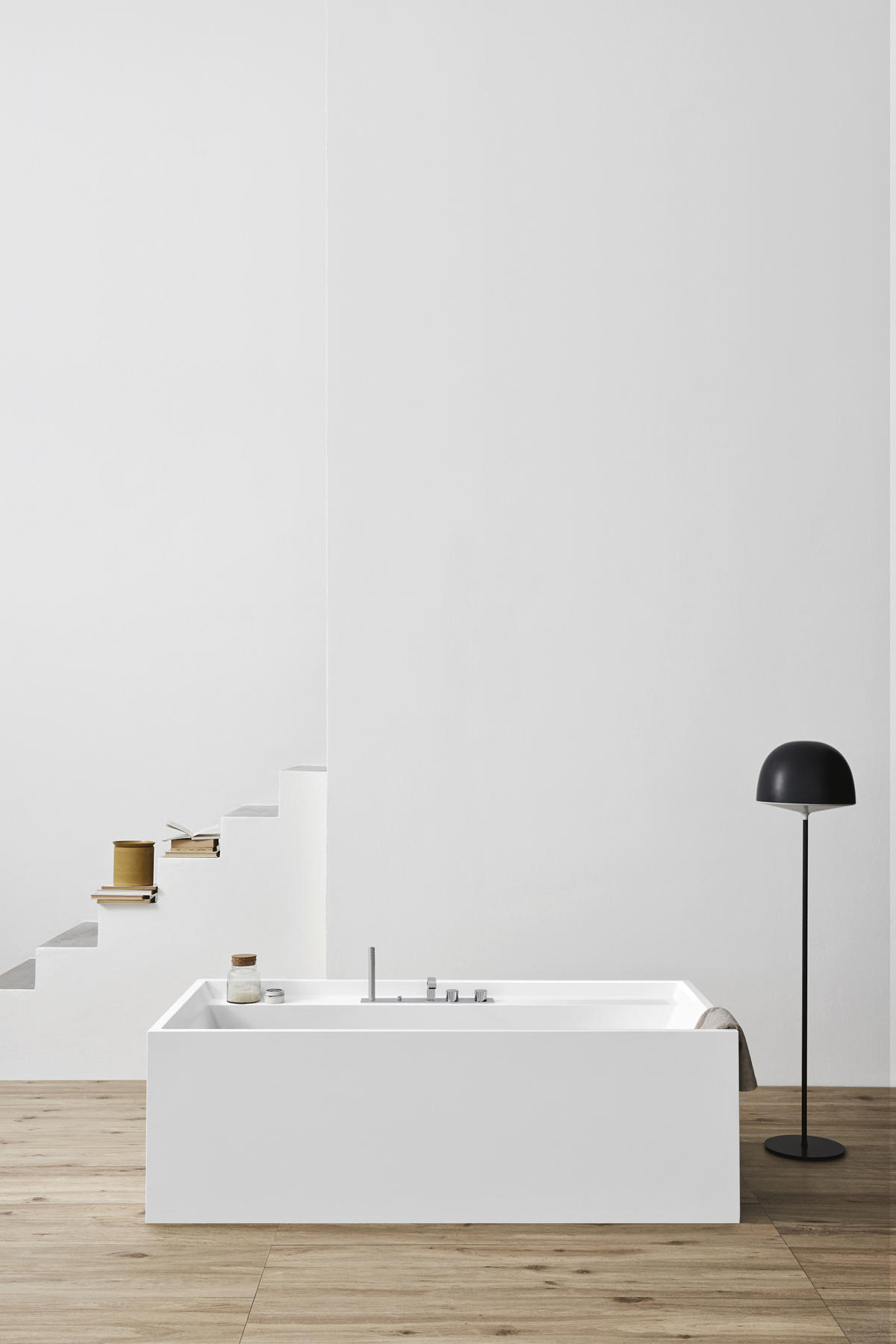 Pool Maxi bathtube & designer furniture | Architonic