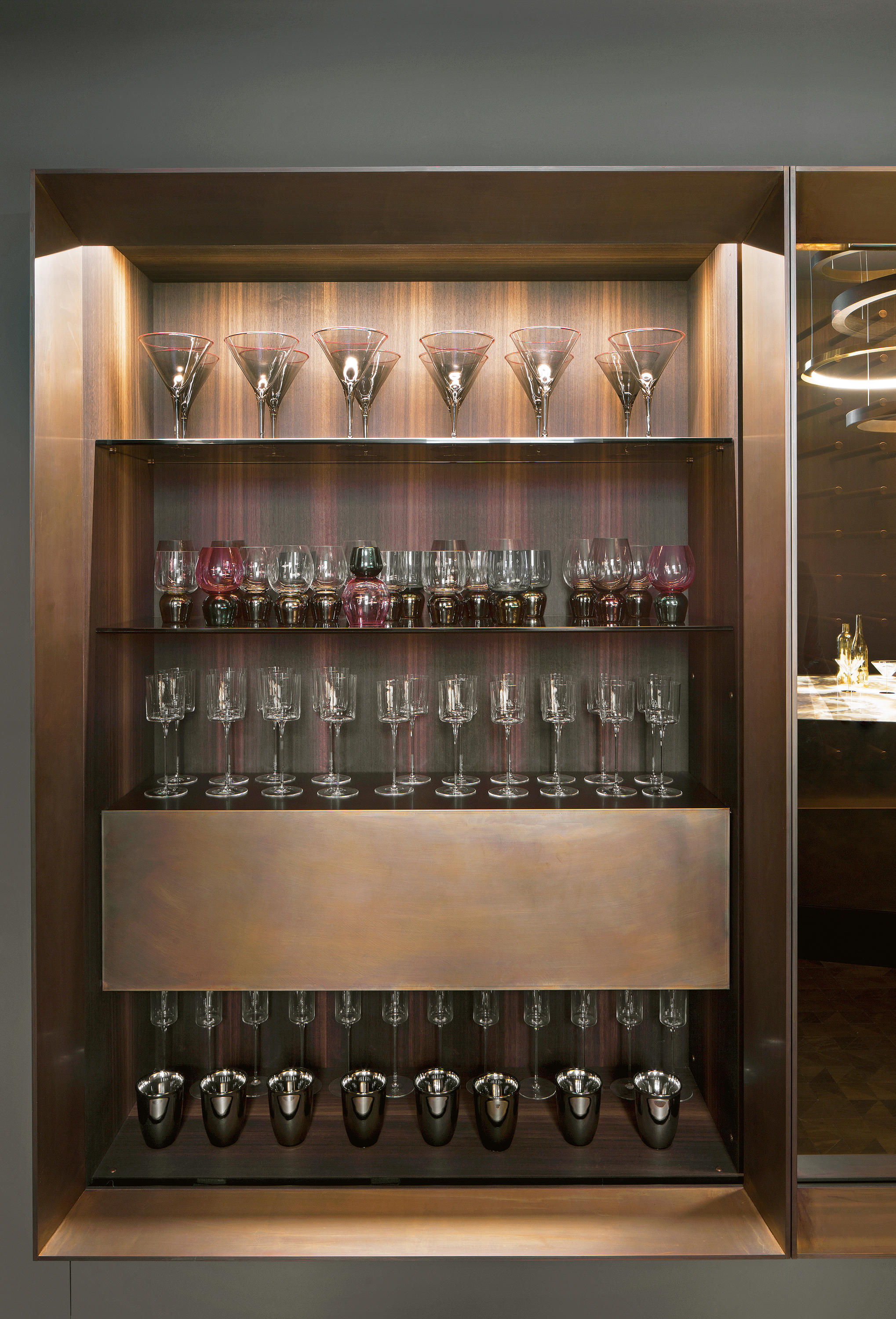 LOOM SYSTEM - Display cabinets from HENGE | Architonic