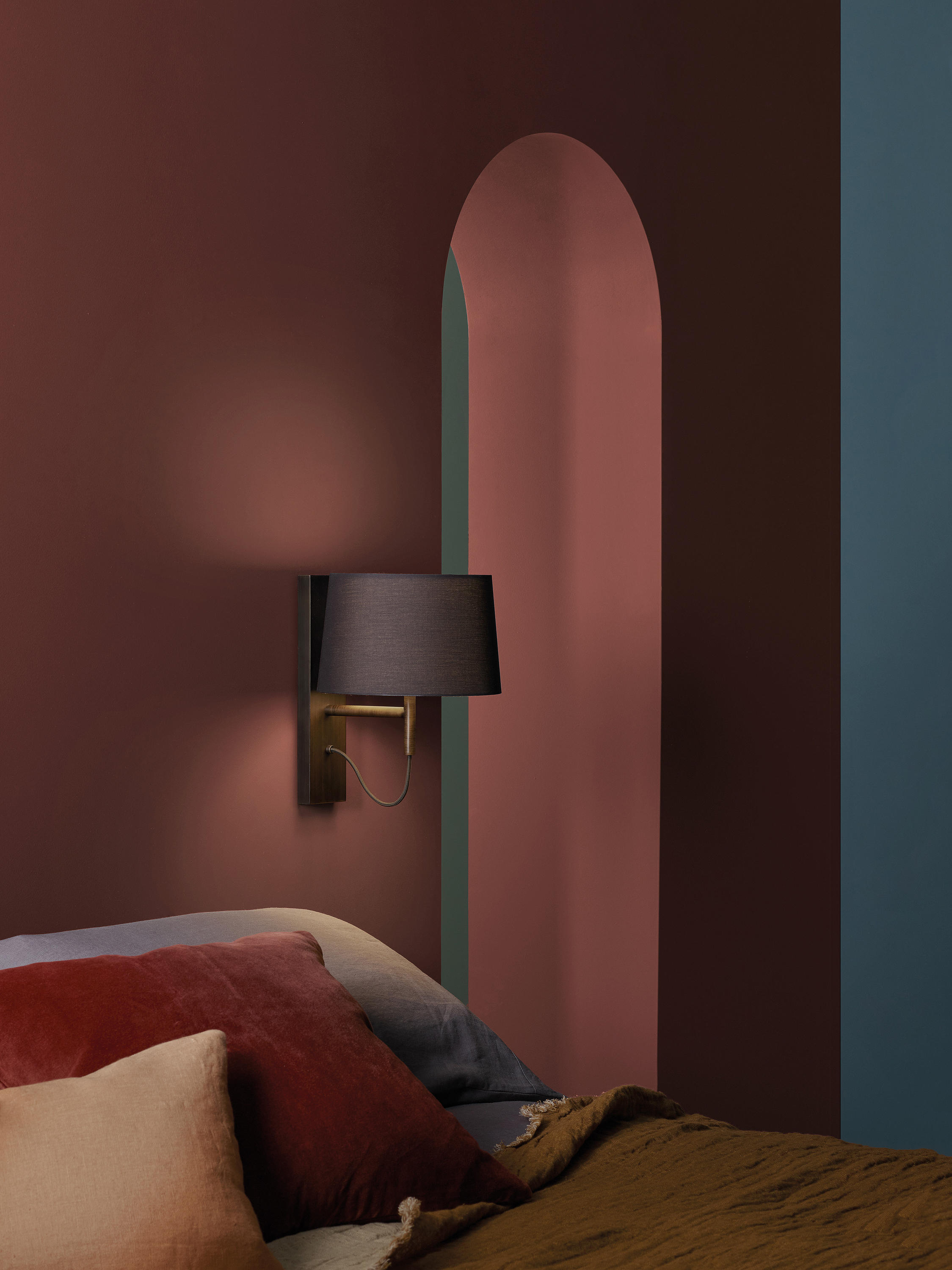 Telegraph Wall | Bronze | Architonic