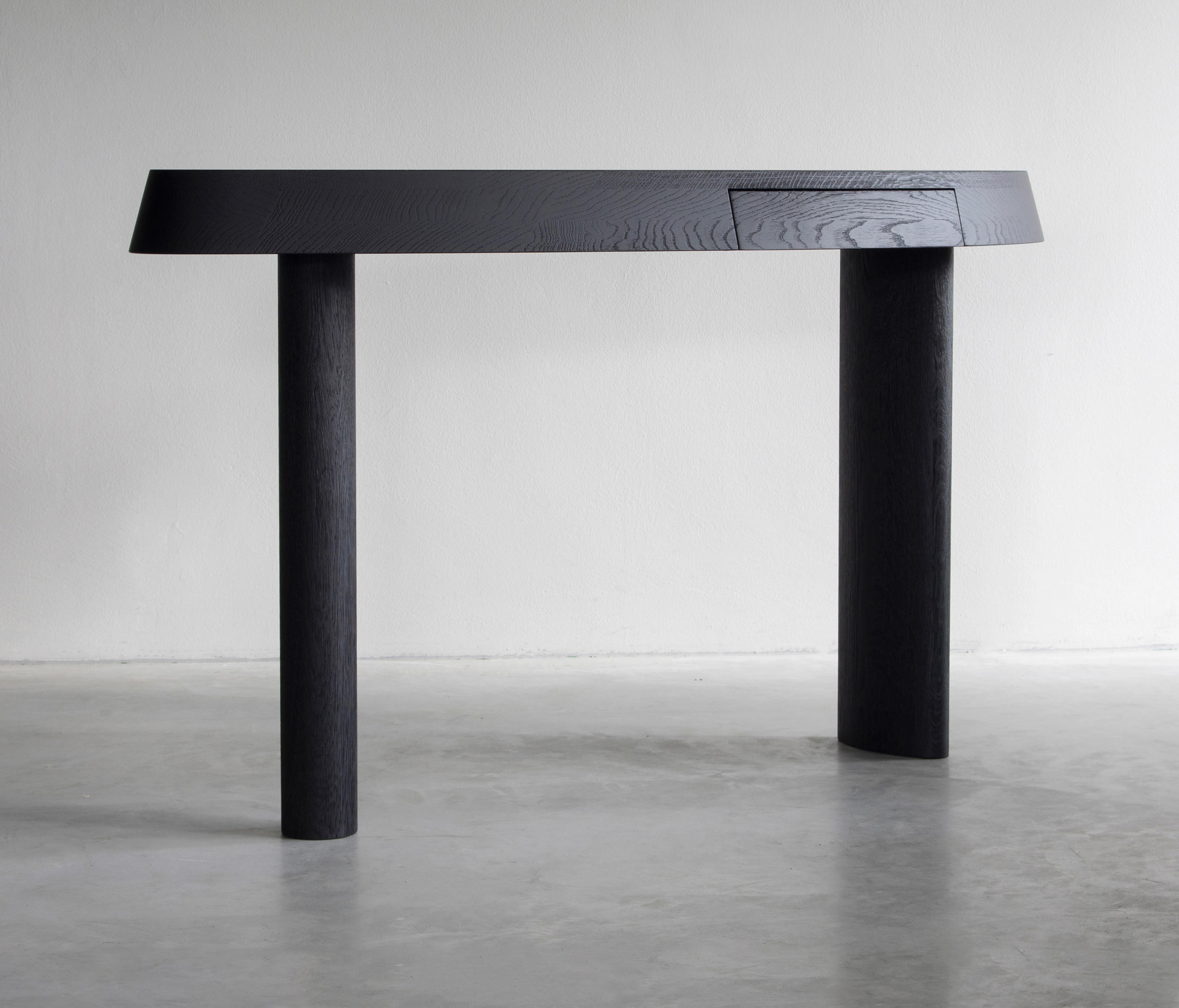 KEI CONSOLE - Console tables from Van Rossum | Architonic