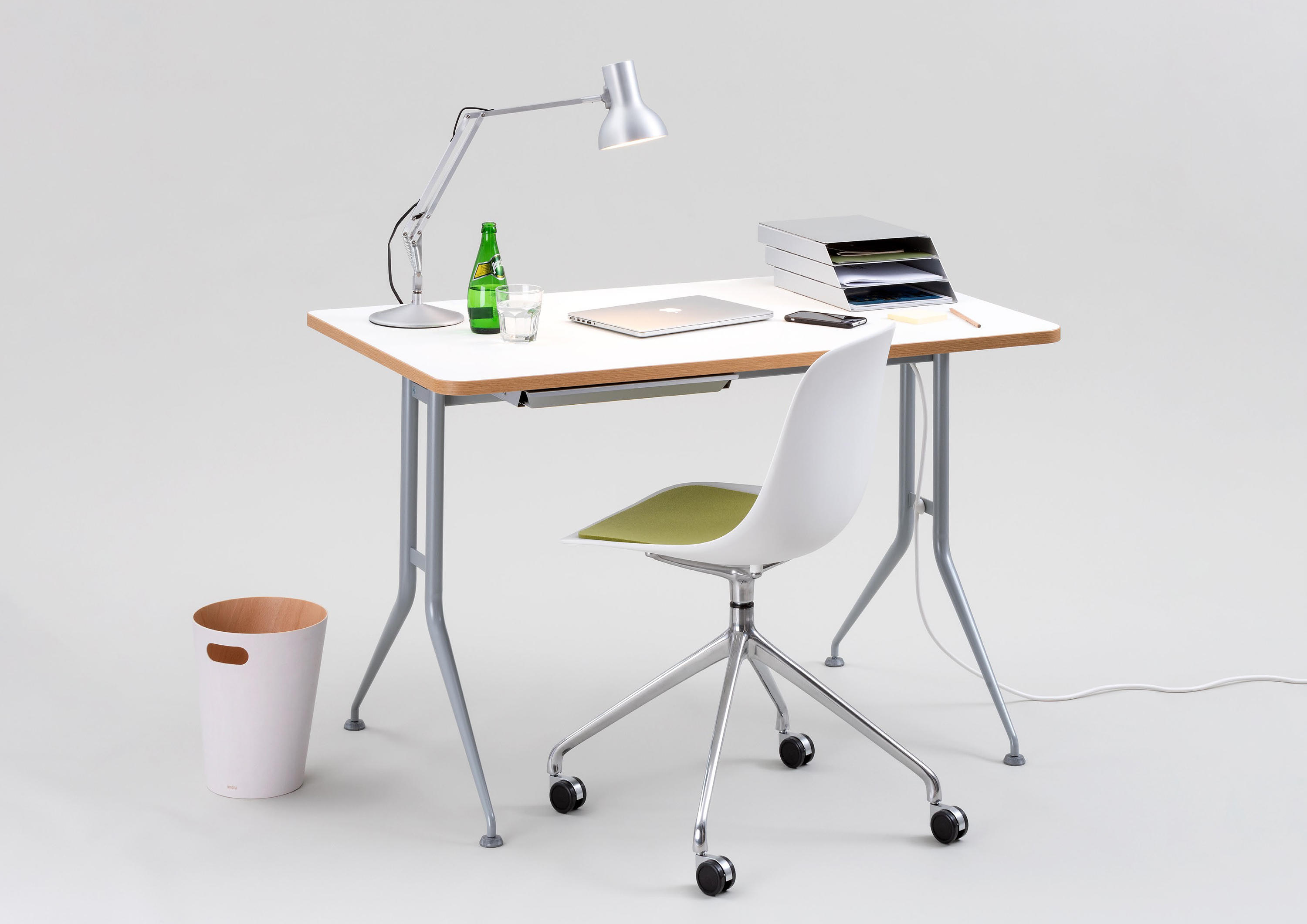 LINEA - Desks from FORMvorRAT | Architonic
