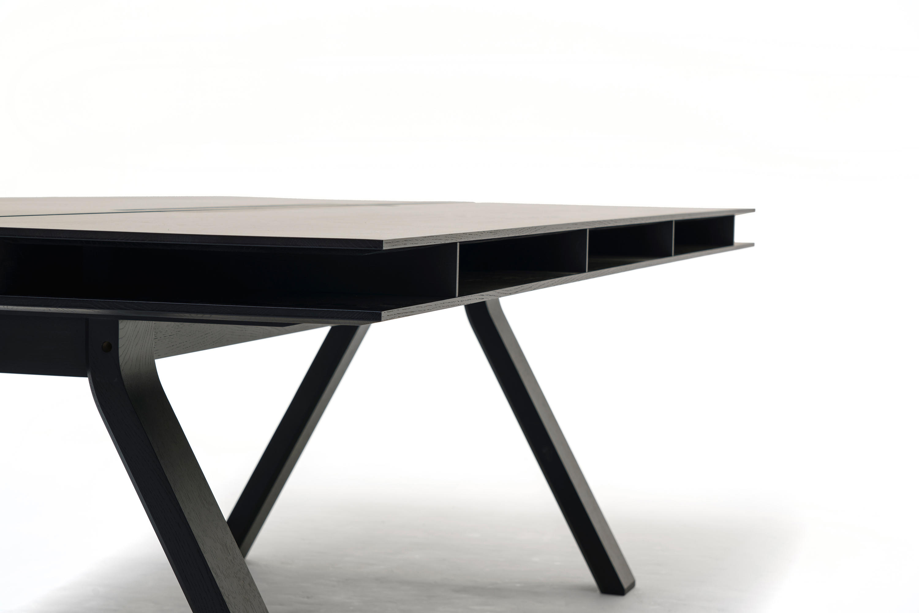 Spectrum Workstation DT 240 | Architonic