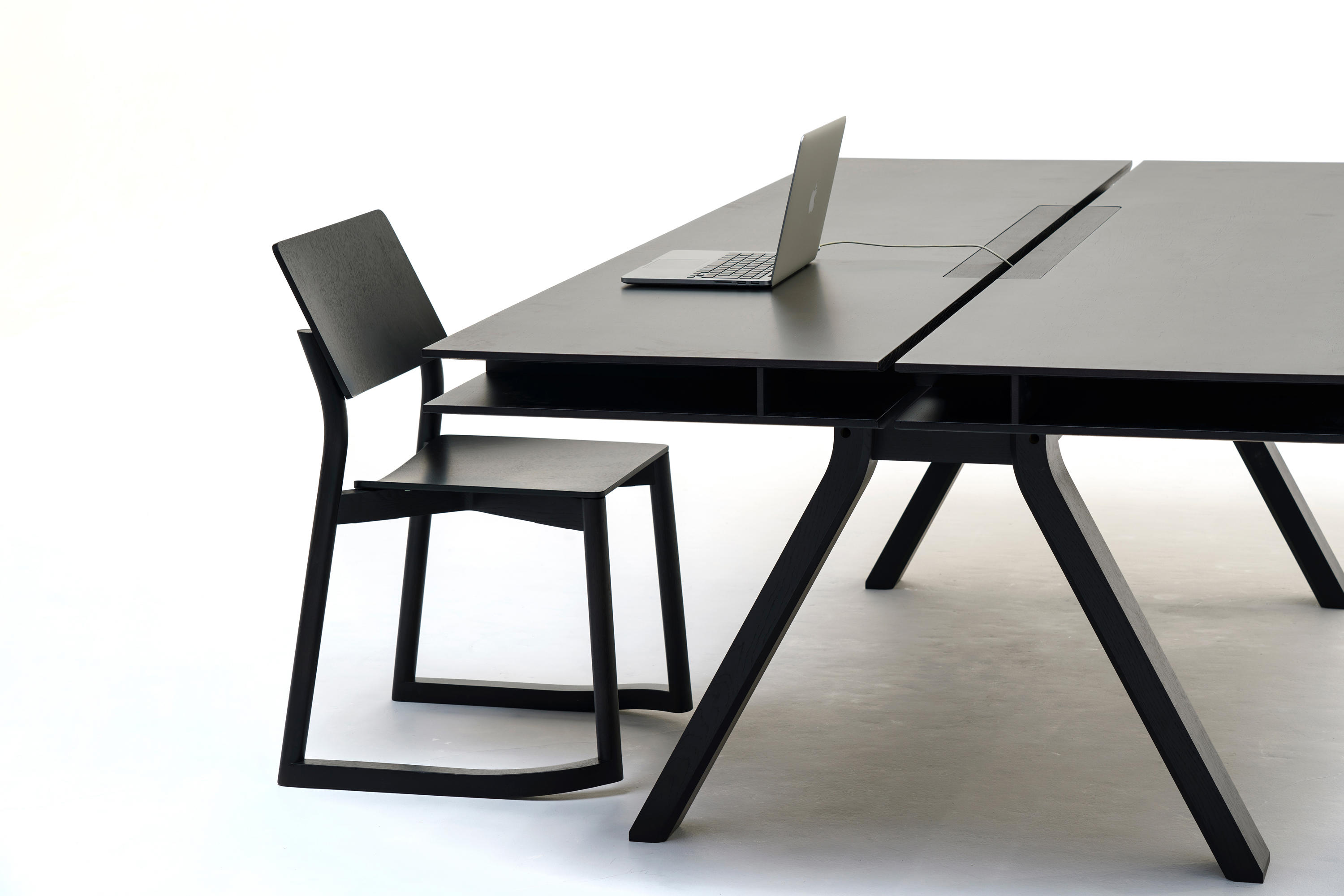 Spectrum Workstation DT 240 | Architonic