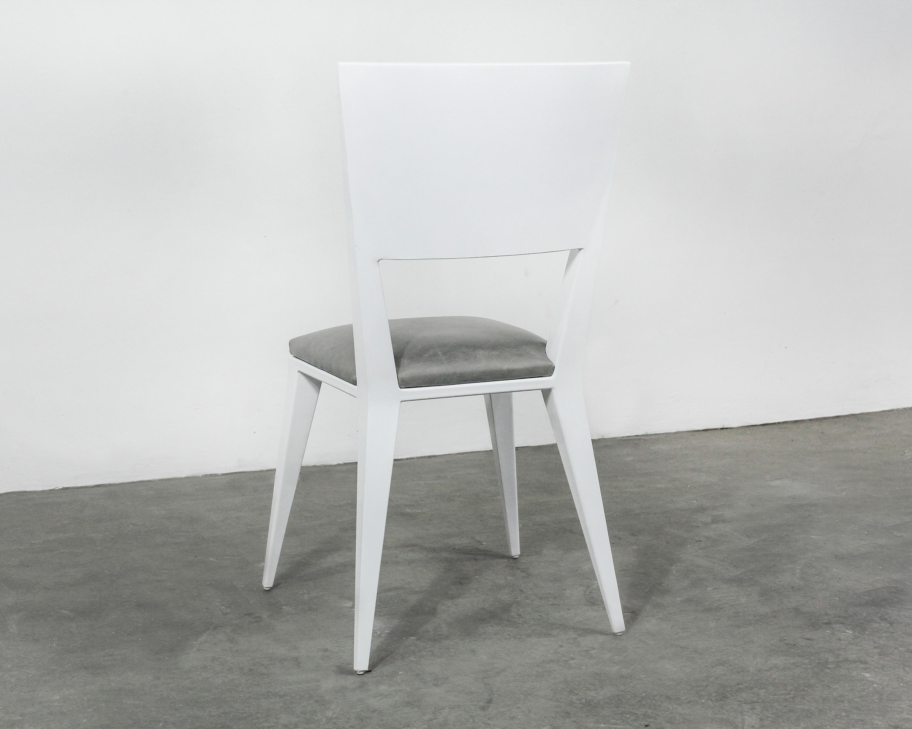 Rodelio Bianco Chair & designer furniture | Architonic