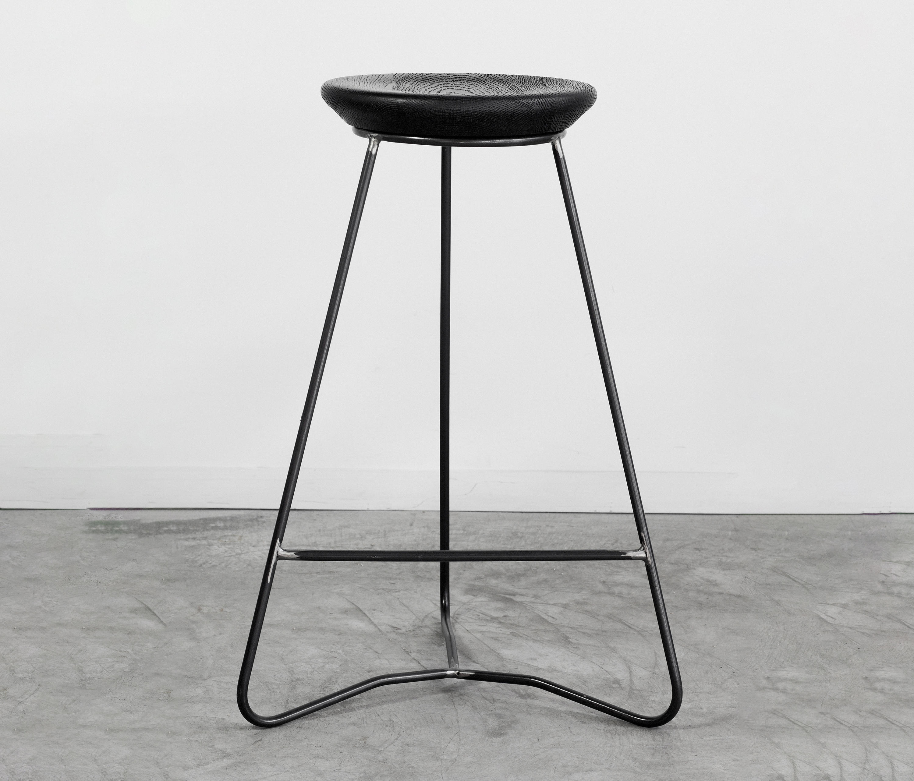 CURVE | STOOL - Bar stools from Topos Workshop | Architonic