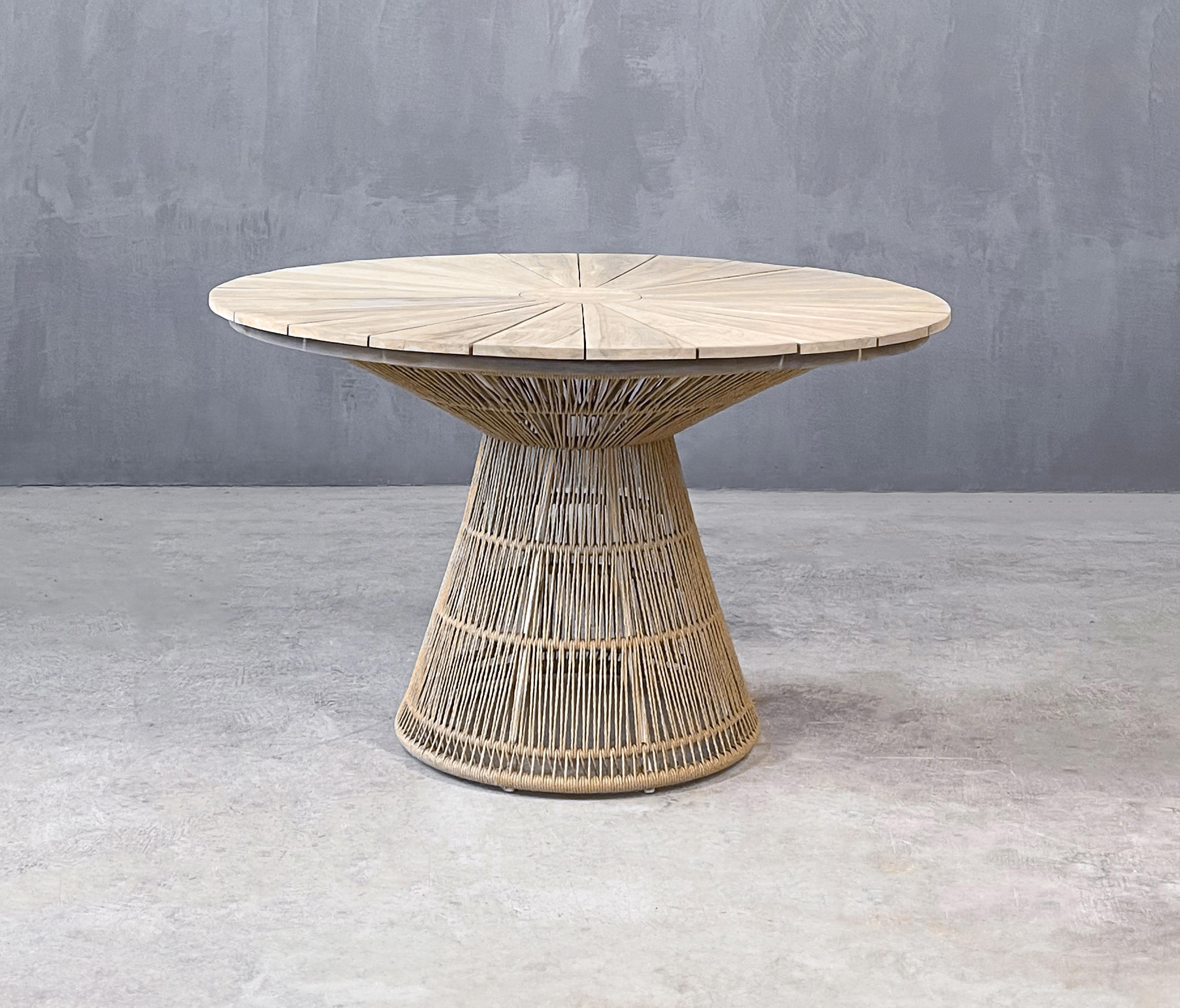 Slow | Fiorella 120 Dining Table | Architonic