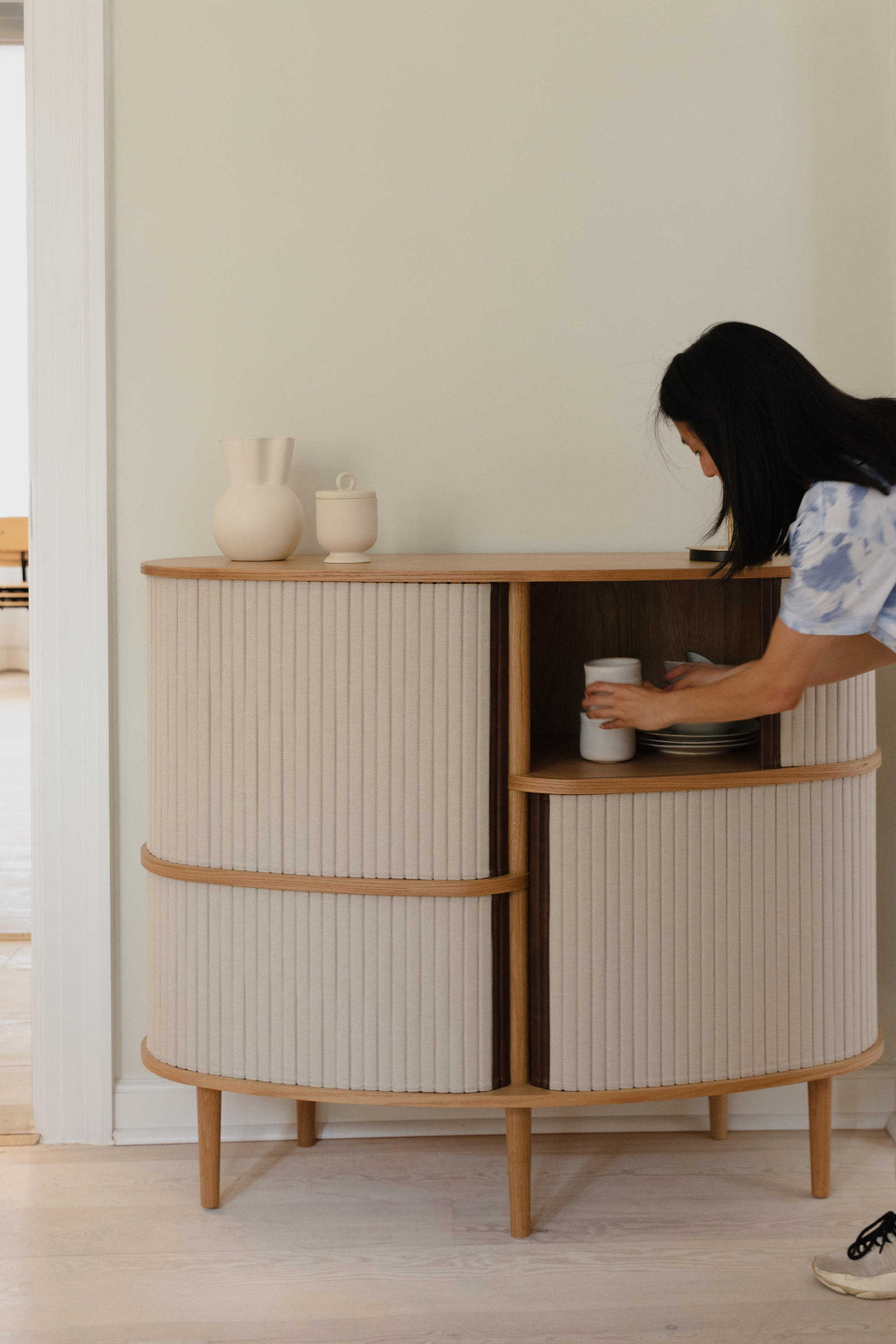 Audacious | highboard, oak, white sands | Architonic