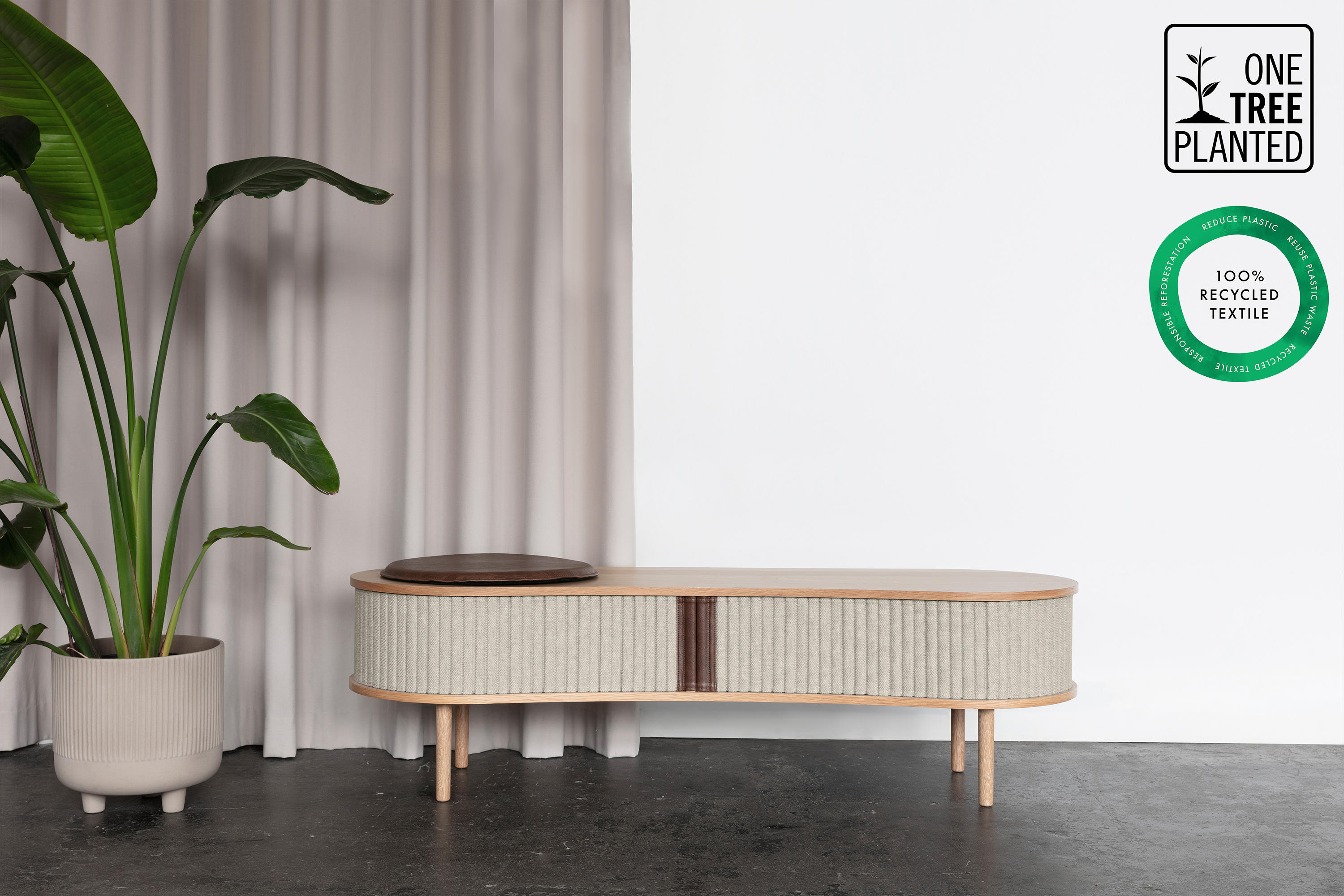 Audacious | TV bench, oak, white sands | Architonic