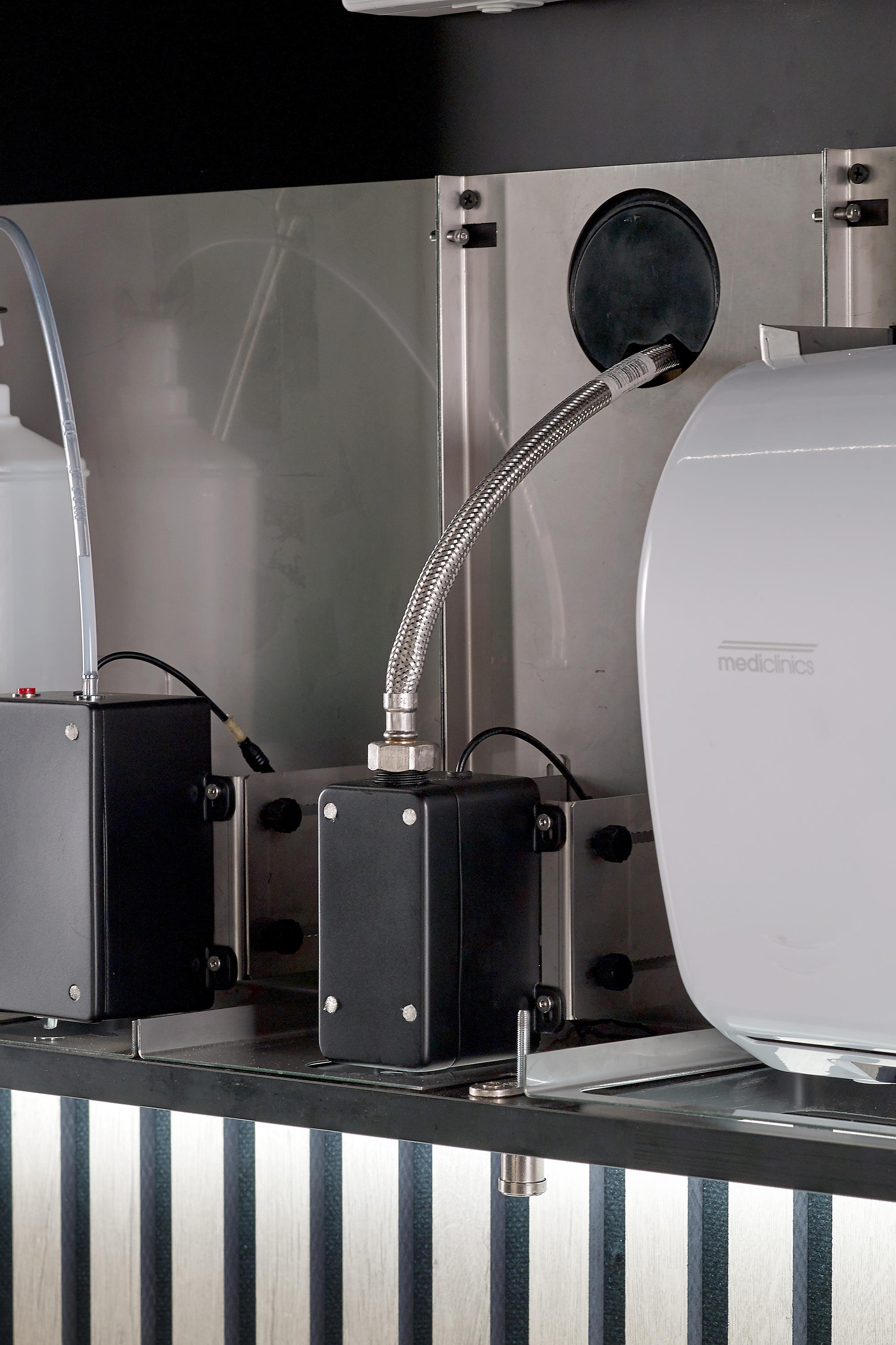 3 Module cabinet: water + soap + hand dryer BTM 02 | Architonic