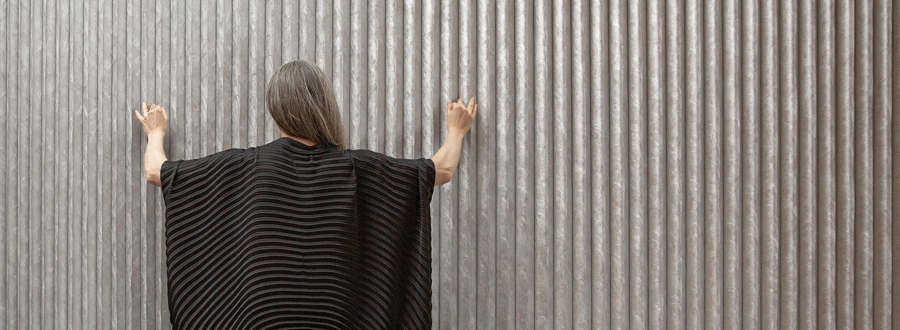aluminum textile softwall | flexible freestanding partition | Architonic