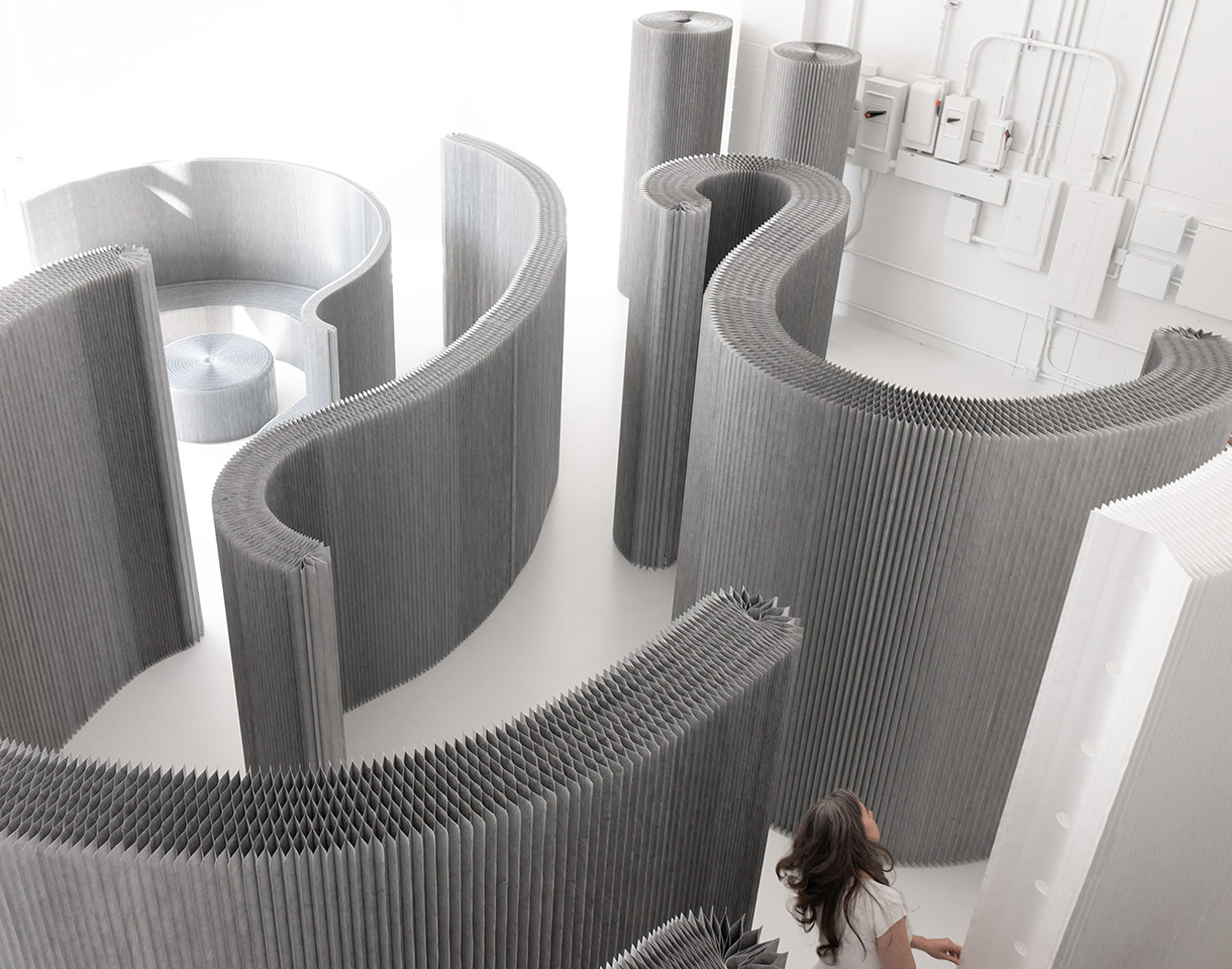 aluminum textile softwall | flexible freestanding partition | Architonic