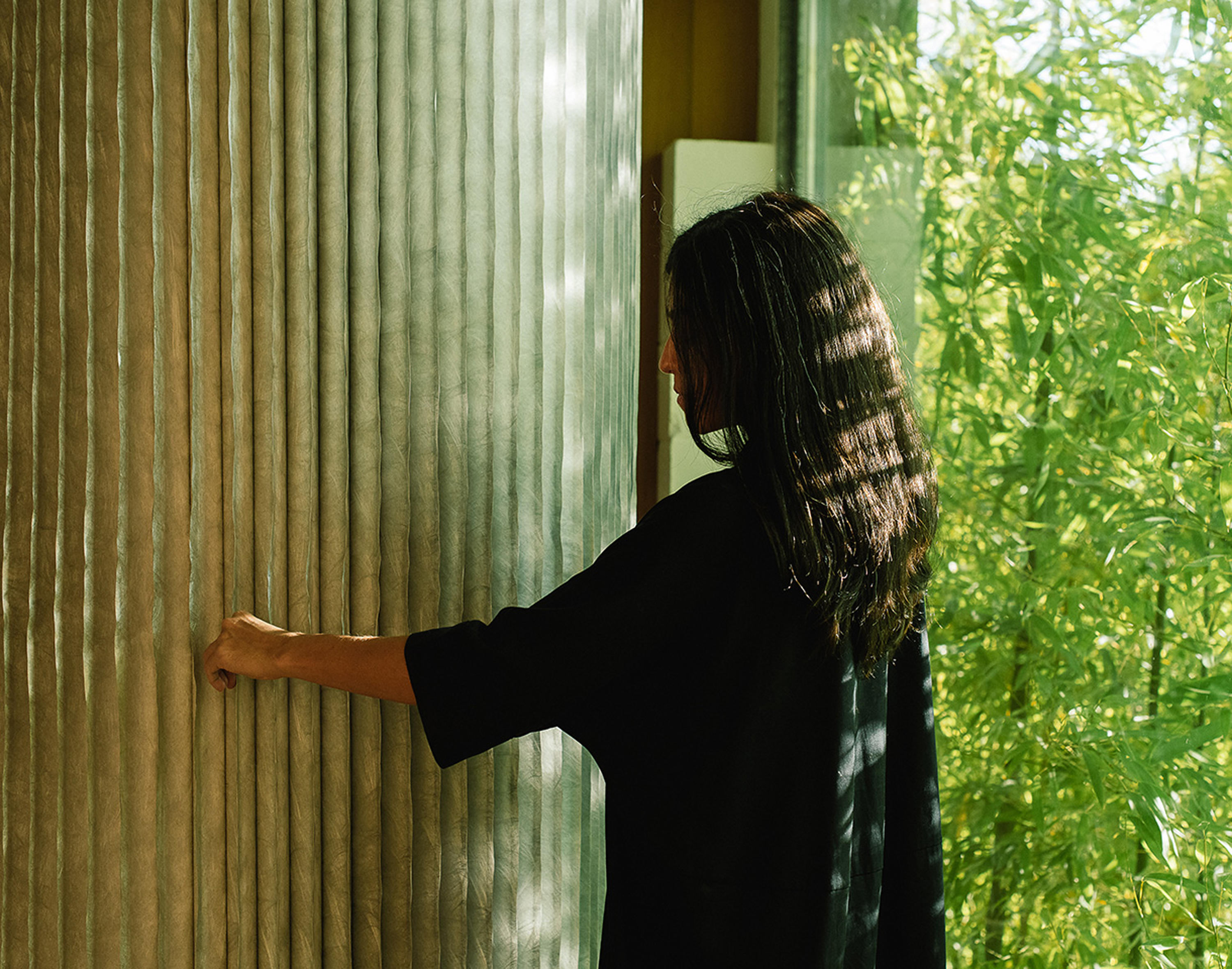 aluminum textile softwall | flexible freestanding partition | Architonic