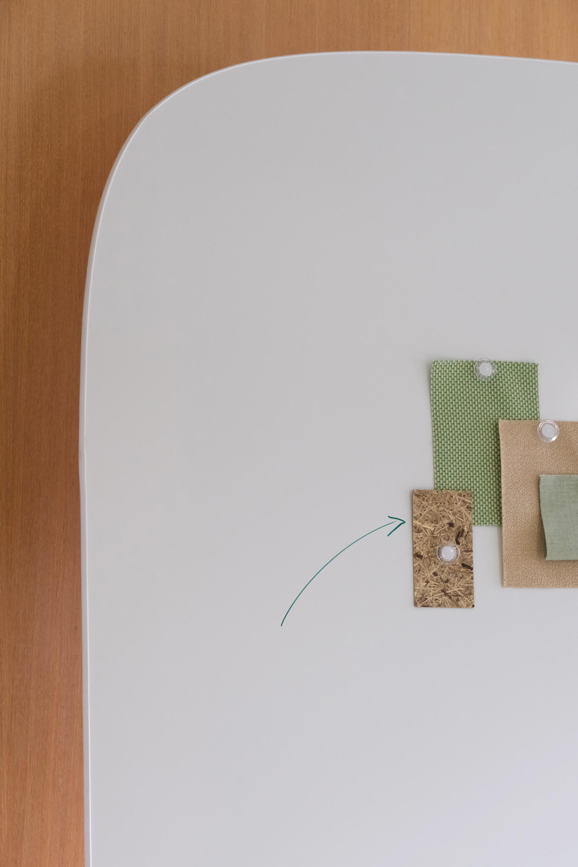 Pully Whiteboard - Portrait | Architonic