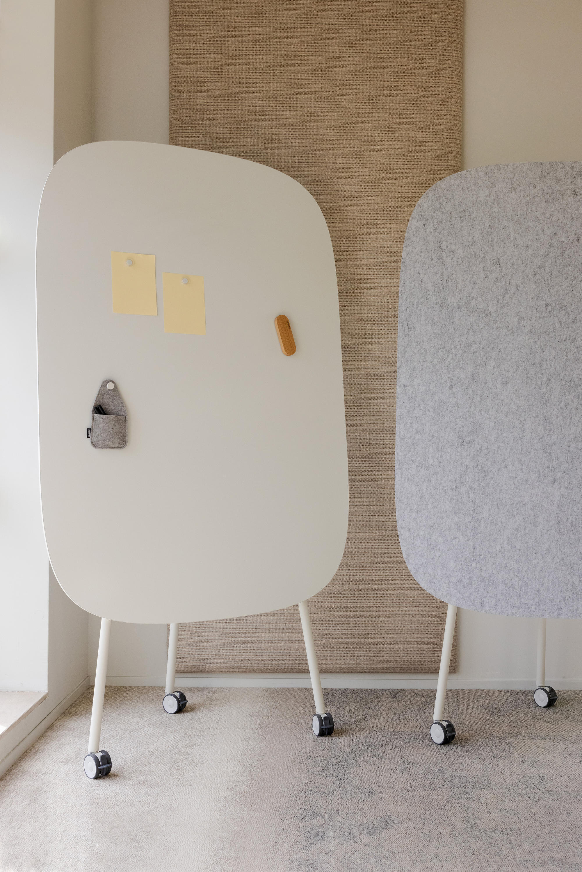 Pully Whiteboard - Portrait | Architonic