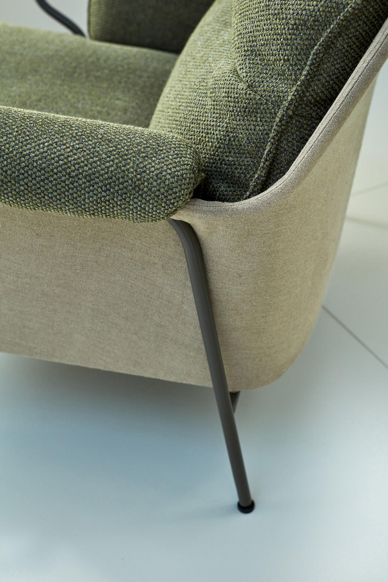 Lyra Lounge Chair & designer furniture | Architonic